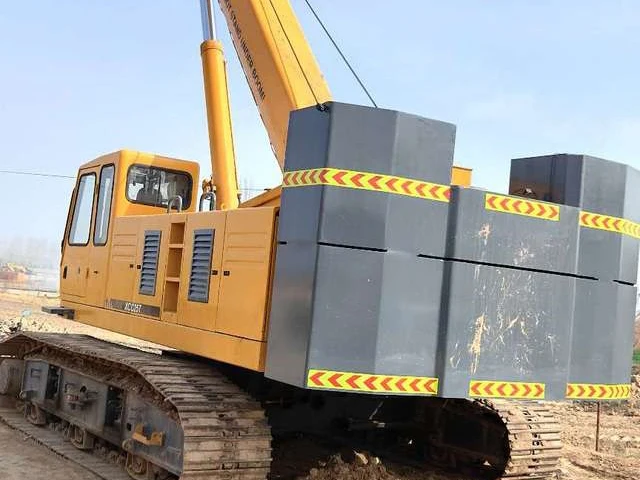 25 Ton Mini Mobile Crane Hoisting Device 32 M Crawler Crane Xgc25t ...
