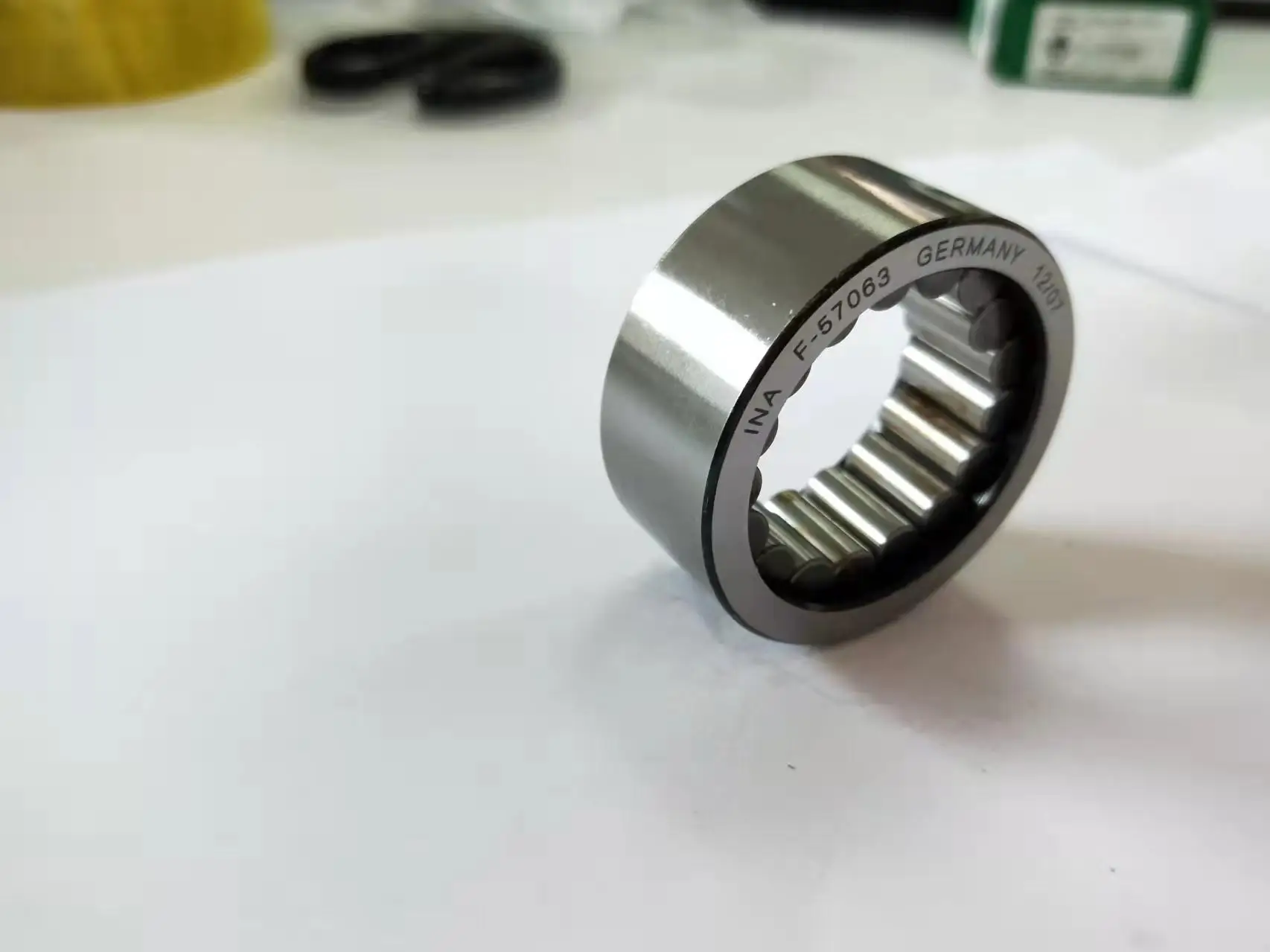 Full Complement Cylindrical Roller Bearing /high Precision Hydraulic ...