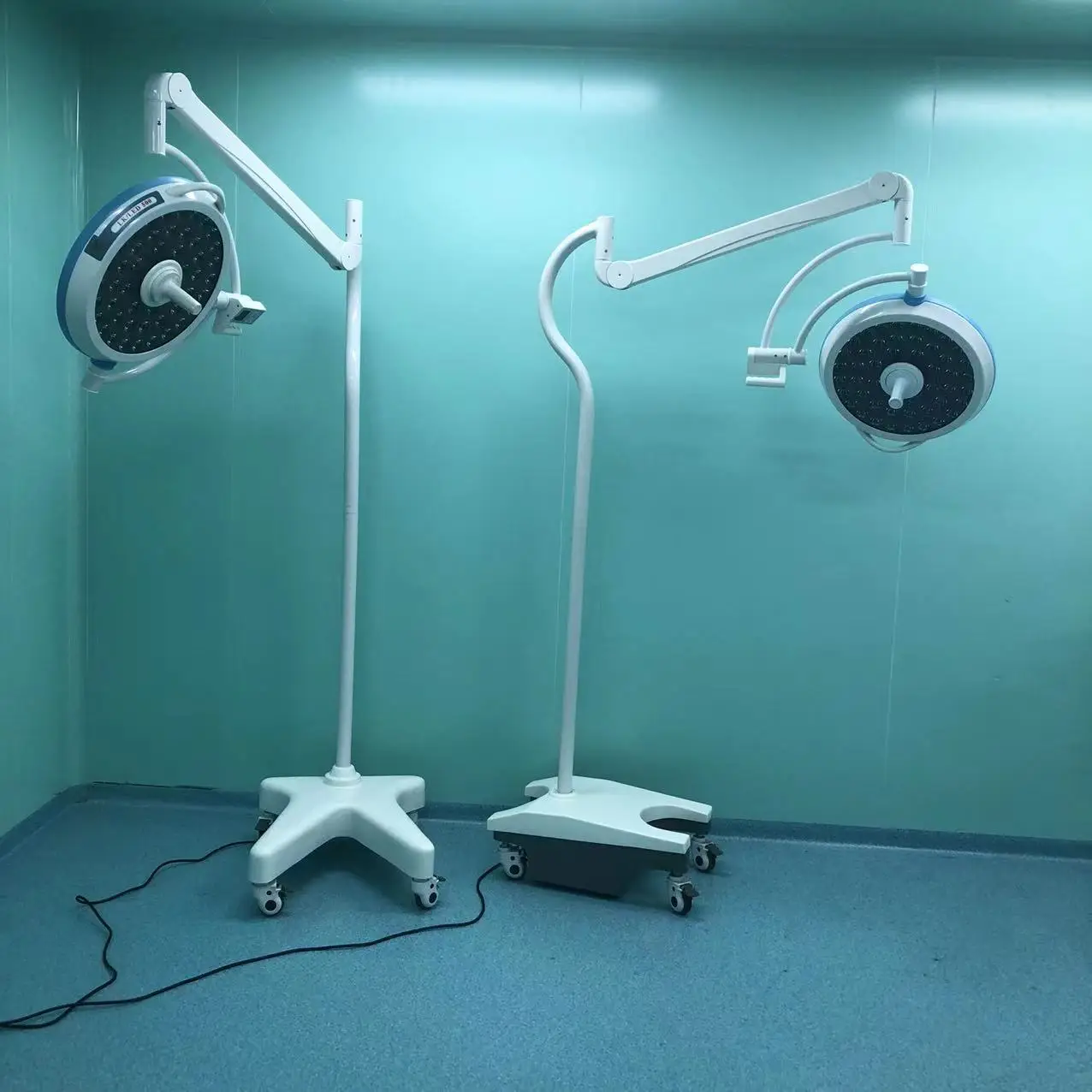 Mobile Led700 Operating Lamp Surgical Light Ot With Battery - Buy Ot ...