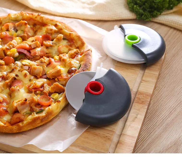 New Round Roller Pizza Knife-Pancake Maker With Protective Sleeve ...