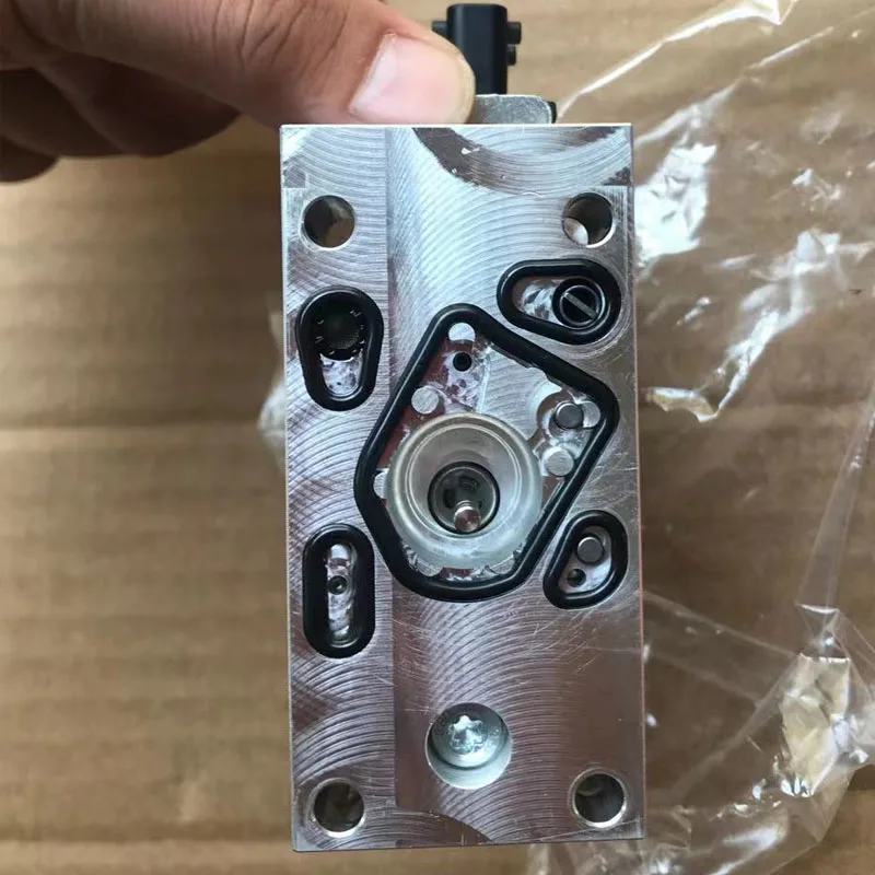 Danfoss-S Solenoid Valve PVE 2SV 157B4735 - Proportional Hydraulic ...