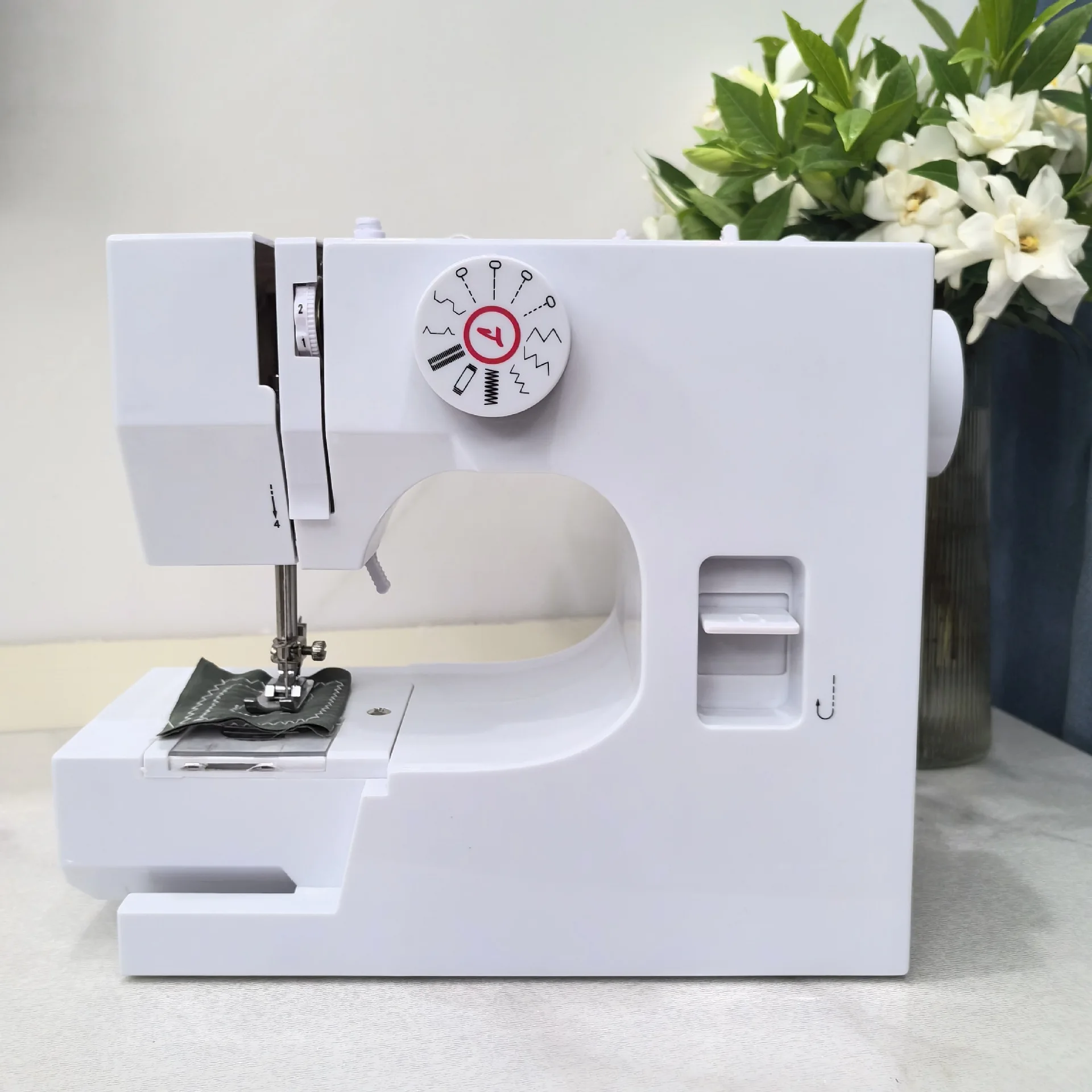Alibaba.com: White Head Double Stitch High Speed Sewing and Quilting ...