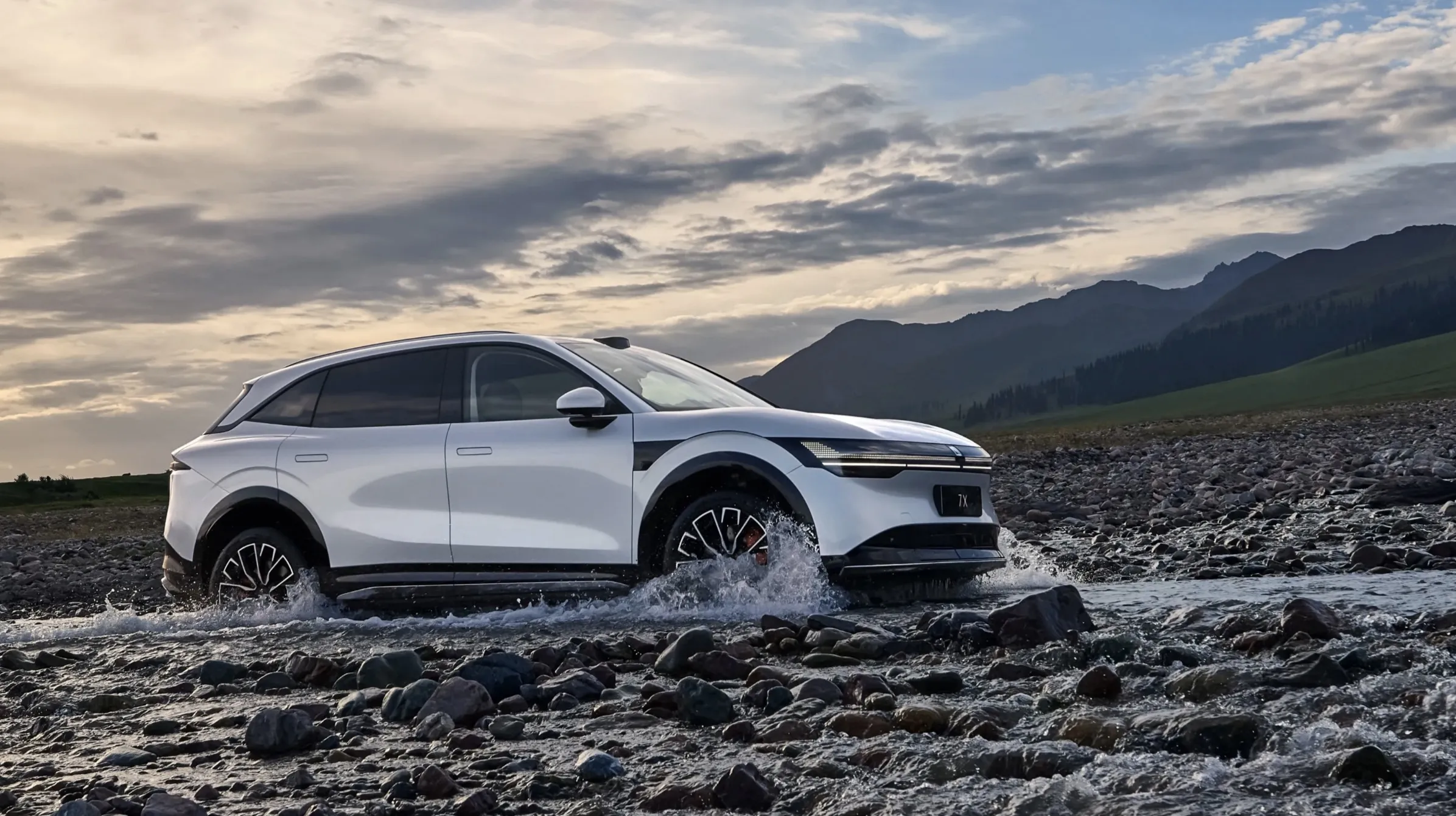 2025 Zeekr 7x - High Performance Electric SUV with 5 Seats