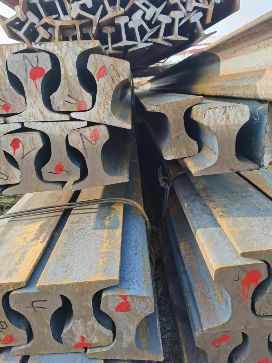 Railway Steel Heavy Rail Track - Durable and Efficient