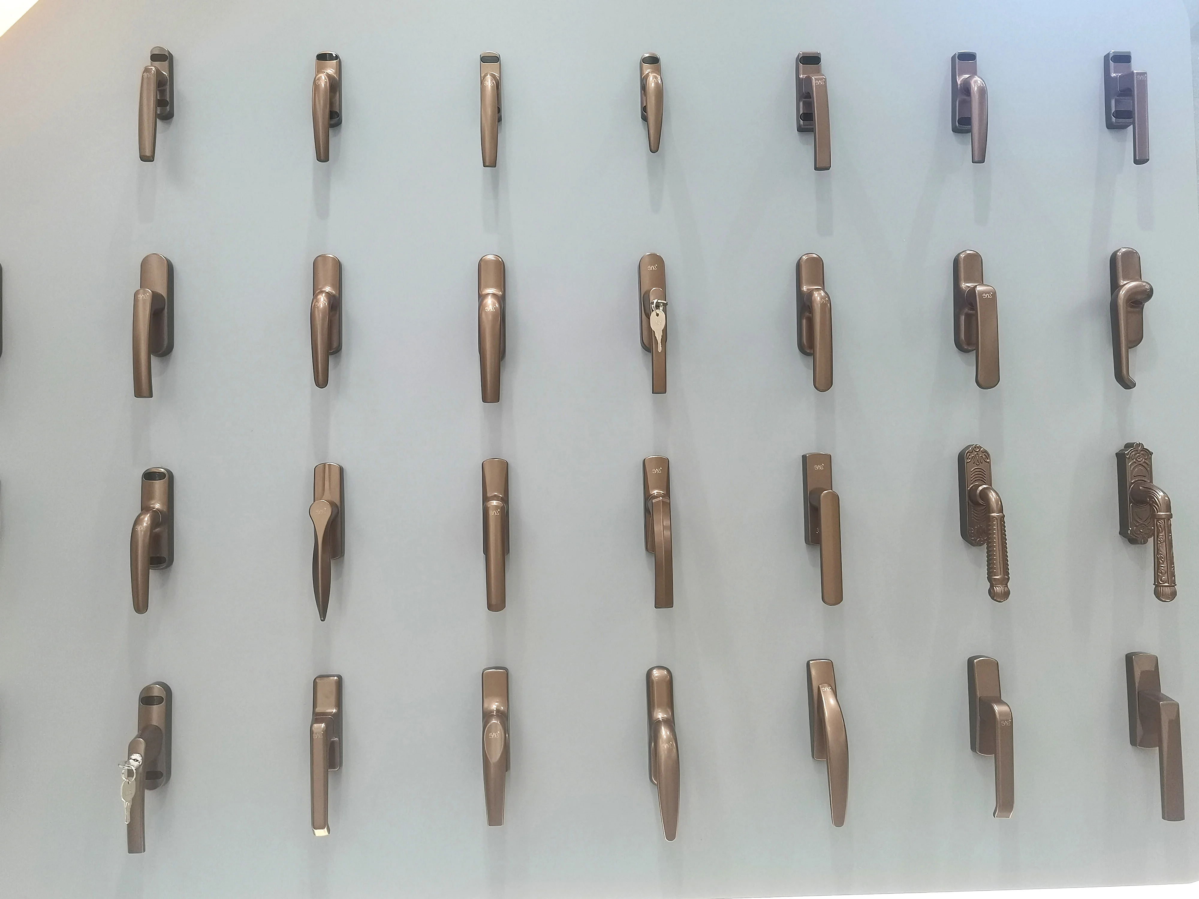 Beautiful Sliding Window Accessories Multi-points Window Handle ...