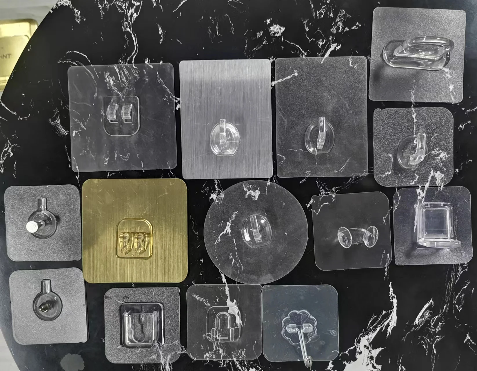 Trackless Sticker Hooks - Easy Wall Mounting Solutions