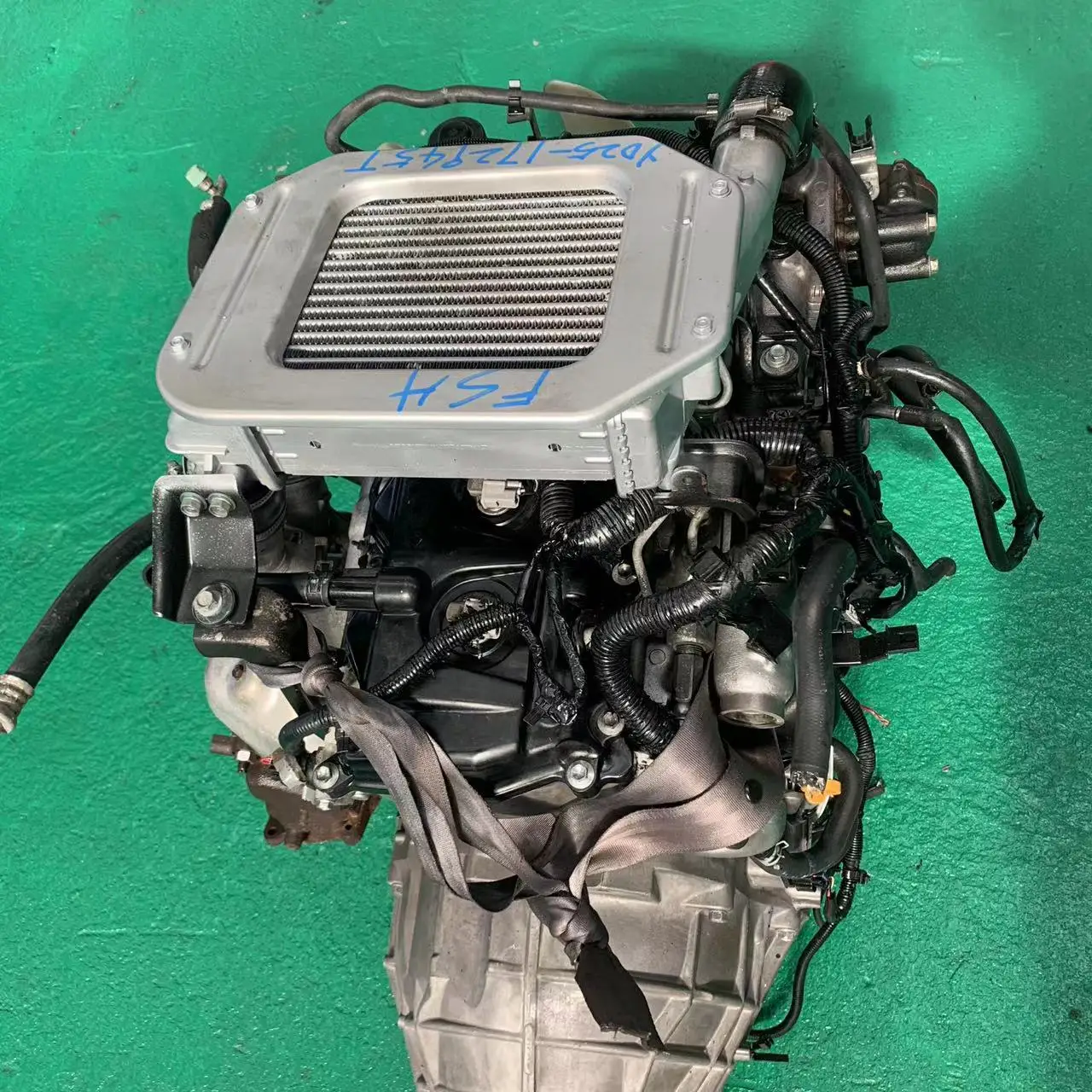 Japan Nissan Original YD25 Diesel Engine for Trucks & Jeeps