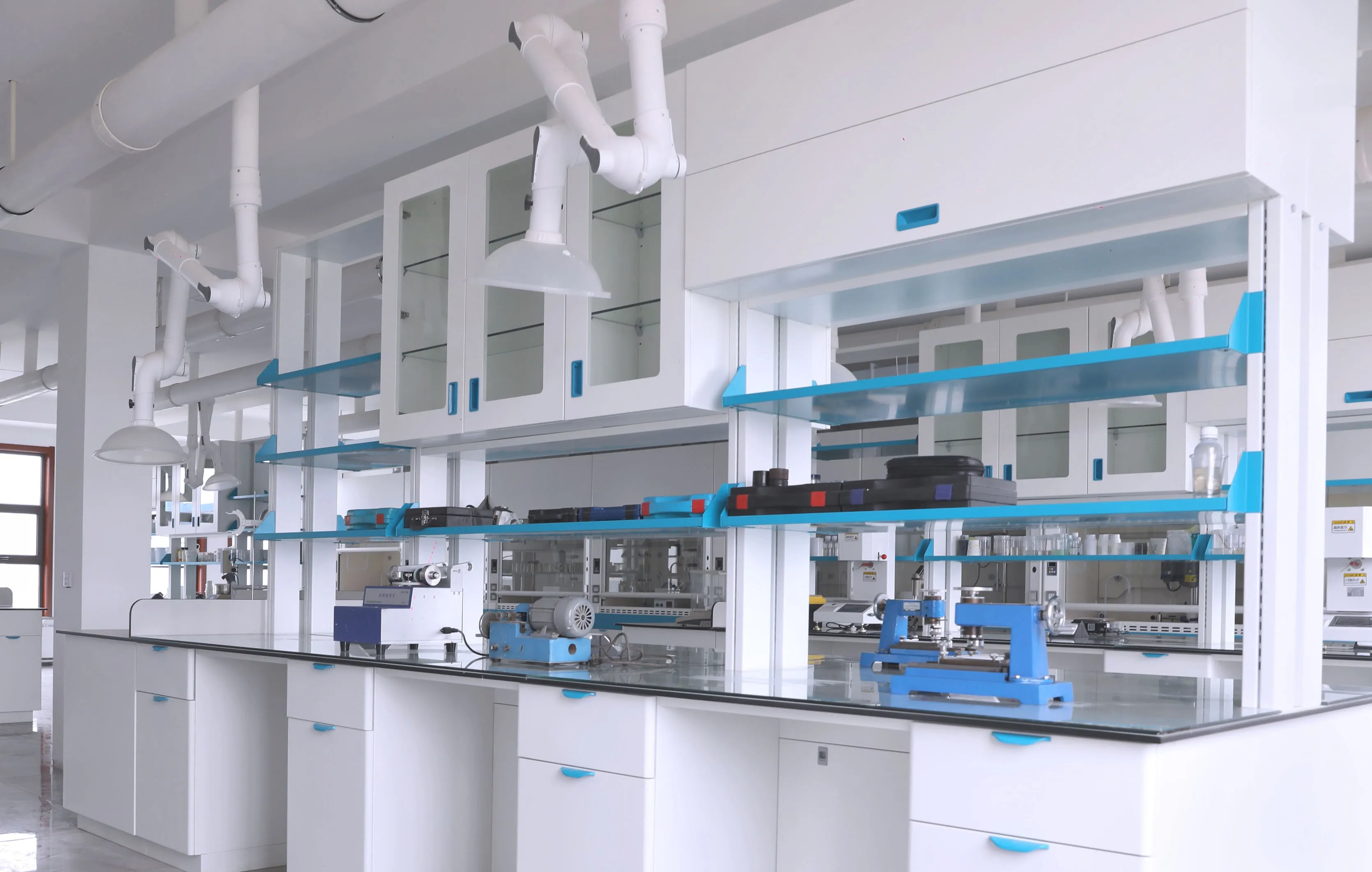 Chemical Resistant Lab Benches - Durable Steel Workstations