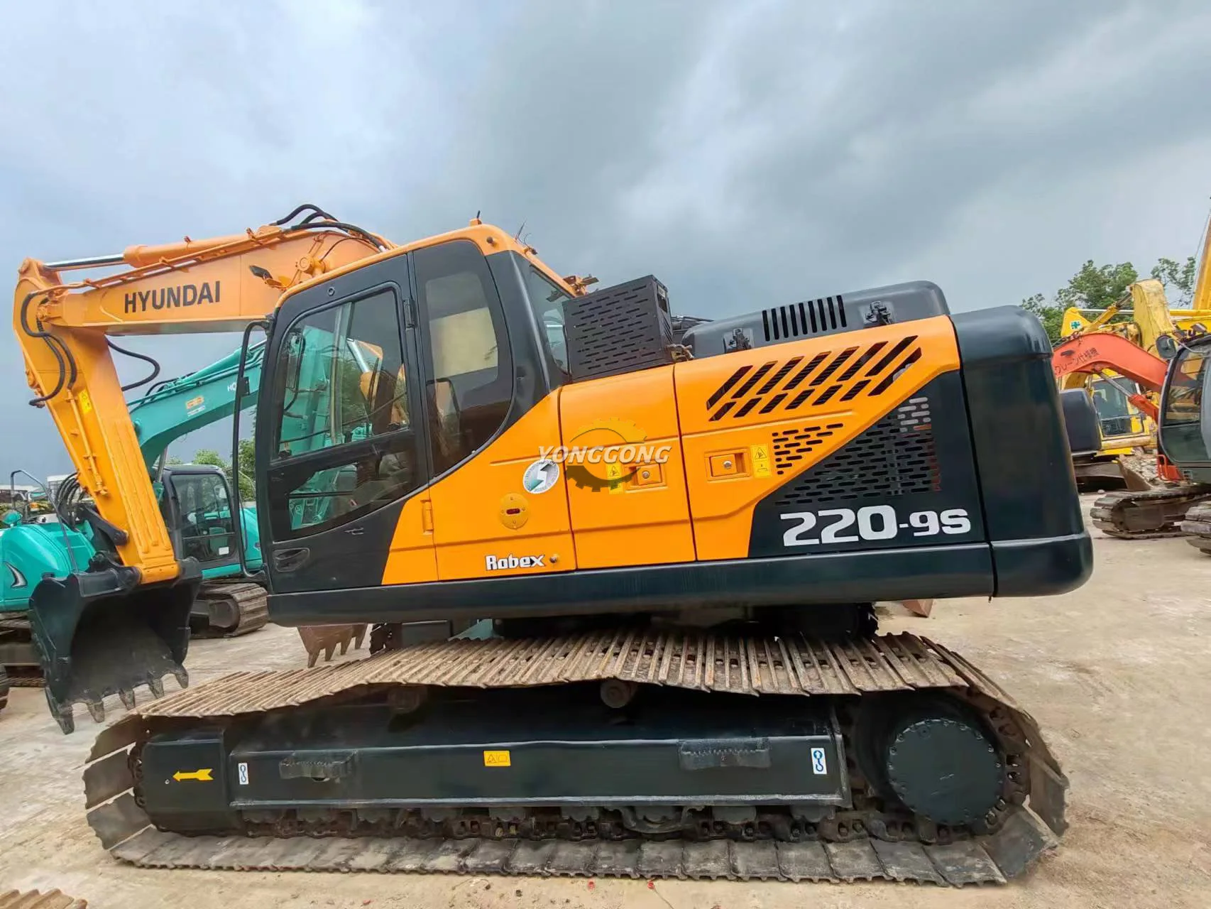 Used Hyundai R220 Hydraulic Crawler Excavator Korea Original Hyundai220 ...