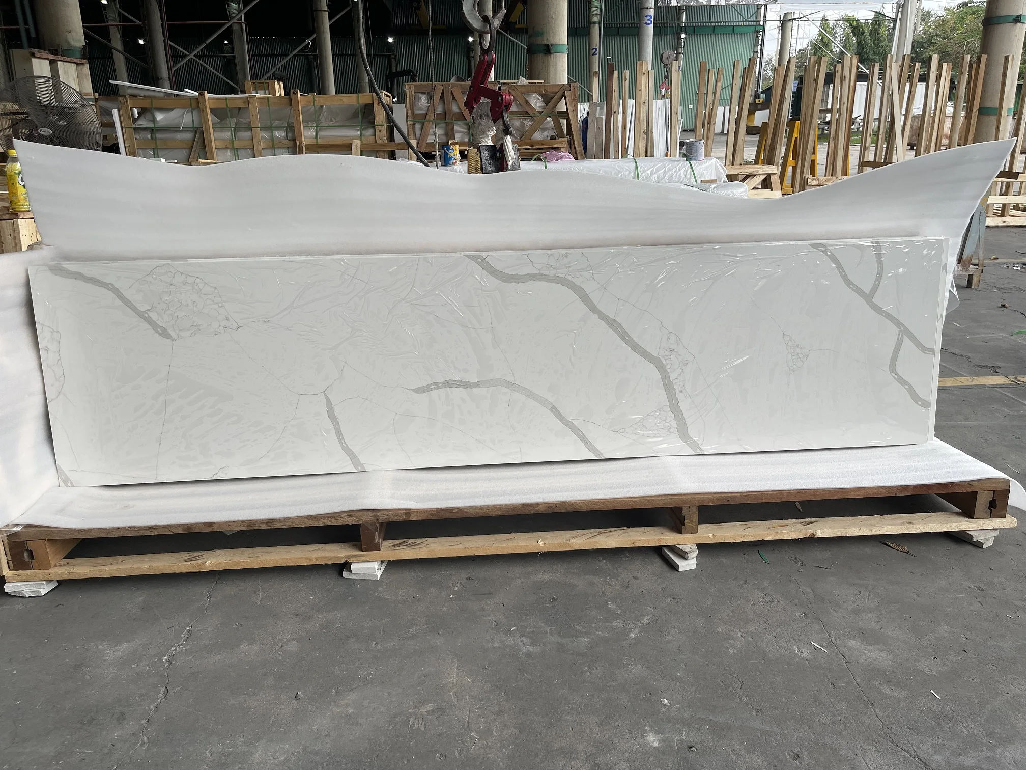 Vietnam Baophat Calacatta White Engineered Quartz Slab Quartz Stone For ...
