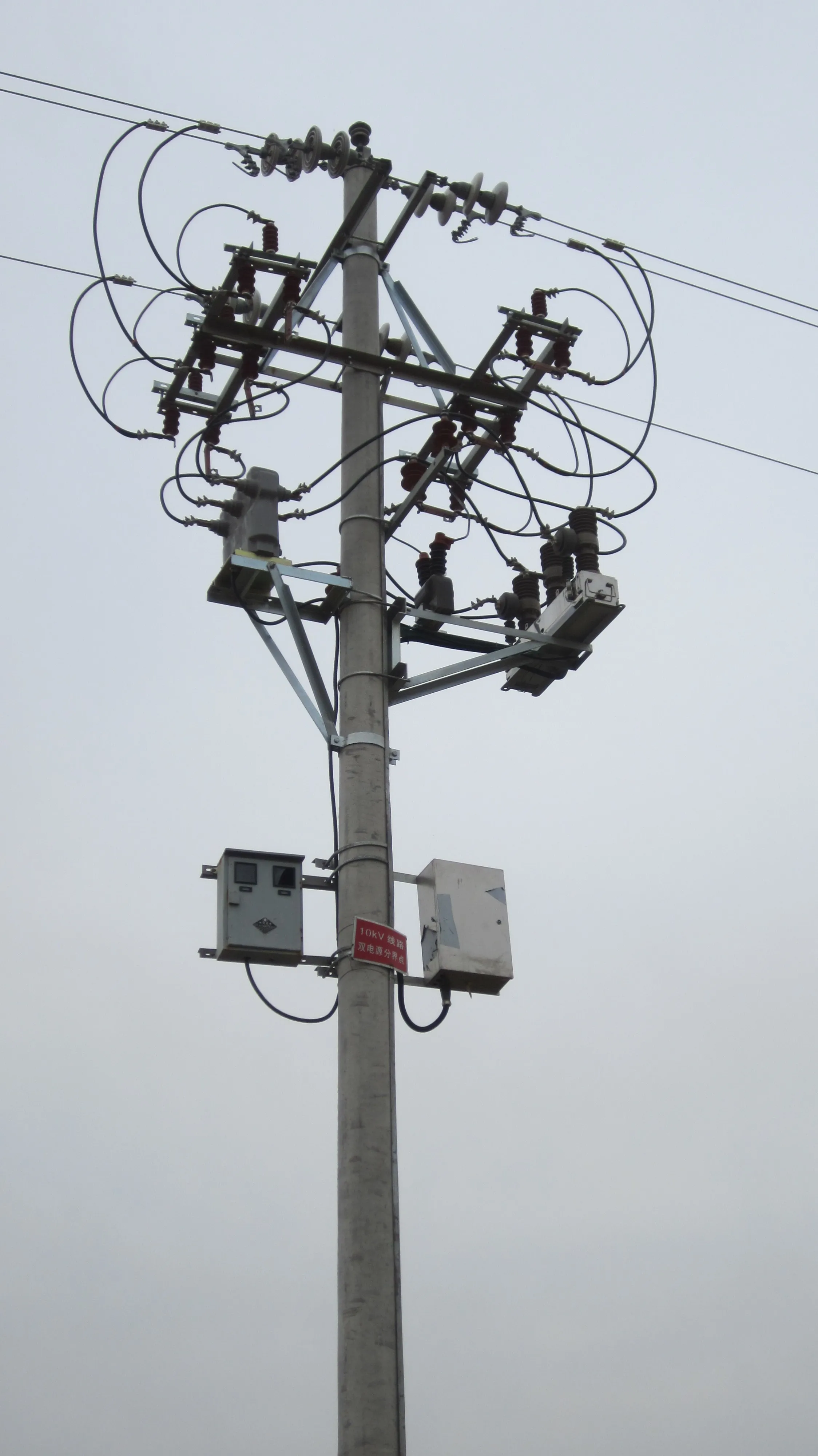 ZW32 10kv High Voltage Switchgear Equipment Auto Circuit Recloser 630A 25KA Capacity Pole ...