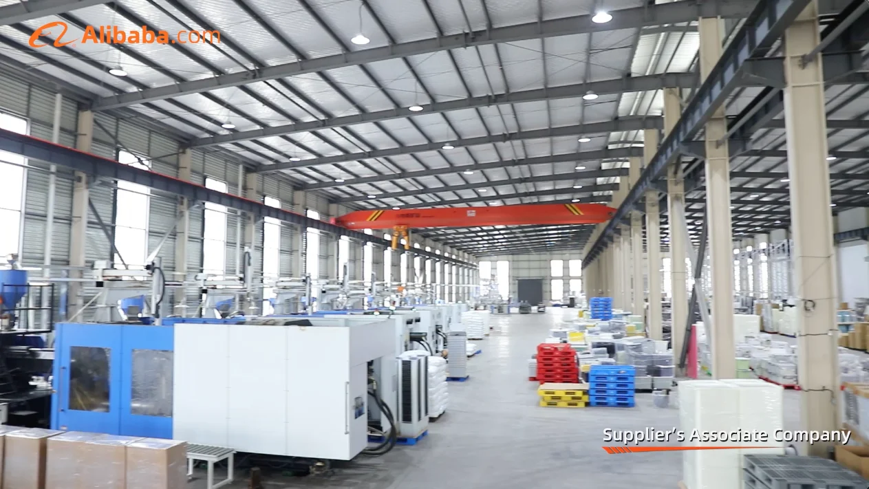 105l Plastic Storage Box Large Heavy Plastic Container With Lid And ...