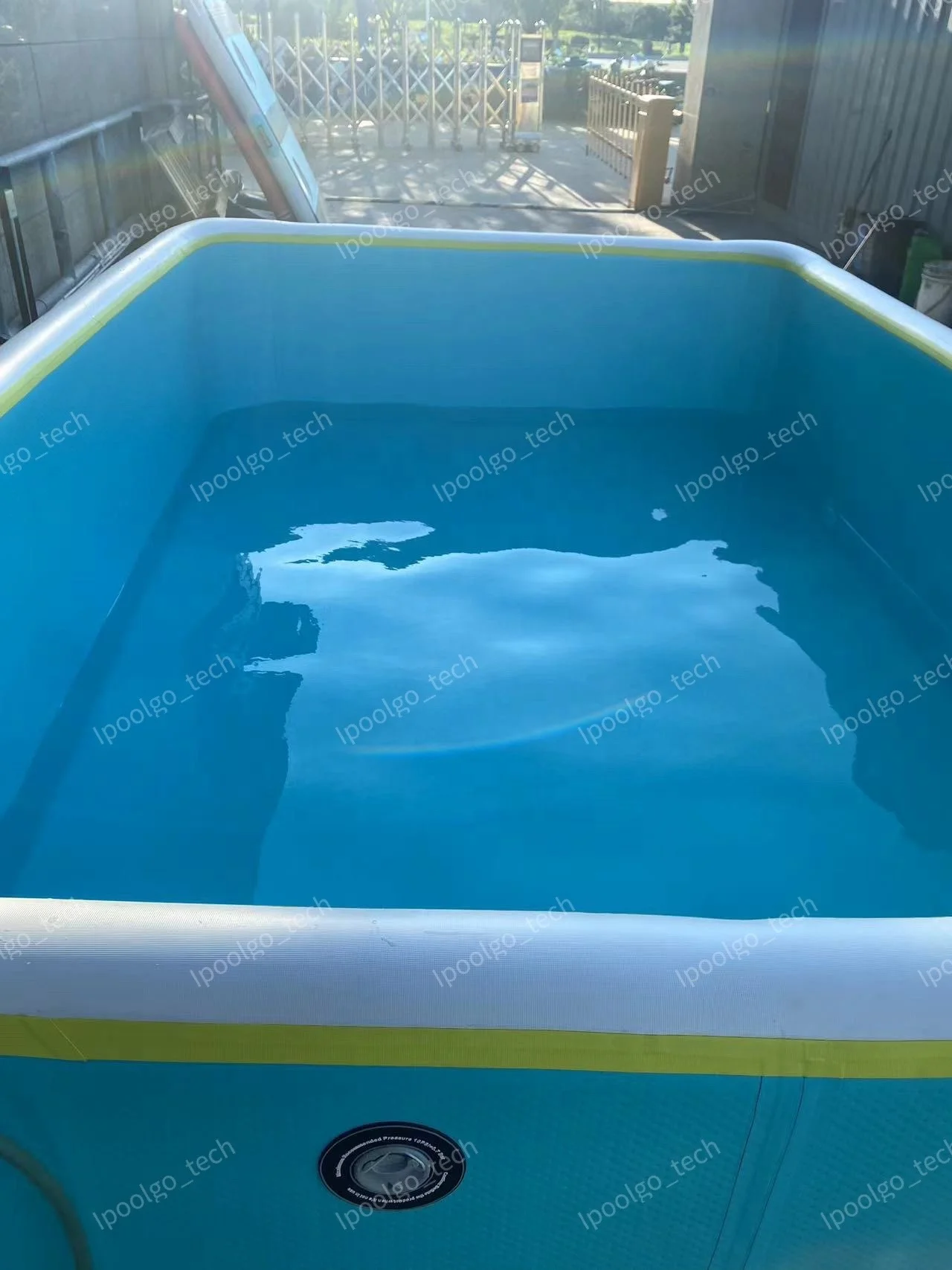 IPOOLGO Inflatable Swimming Pool - Durable & Fun Outdoor