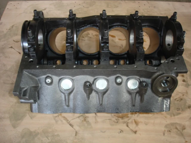 Ford 351w 4-bolt Billet Main Iron Engine Blocks - Buy For Ford351 V8105 ...