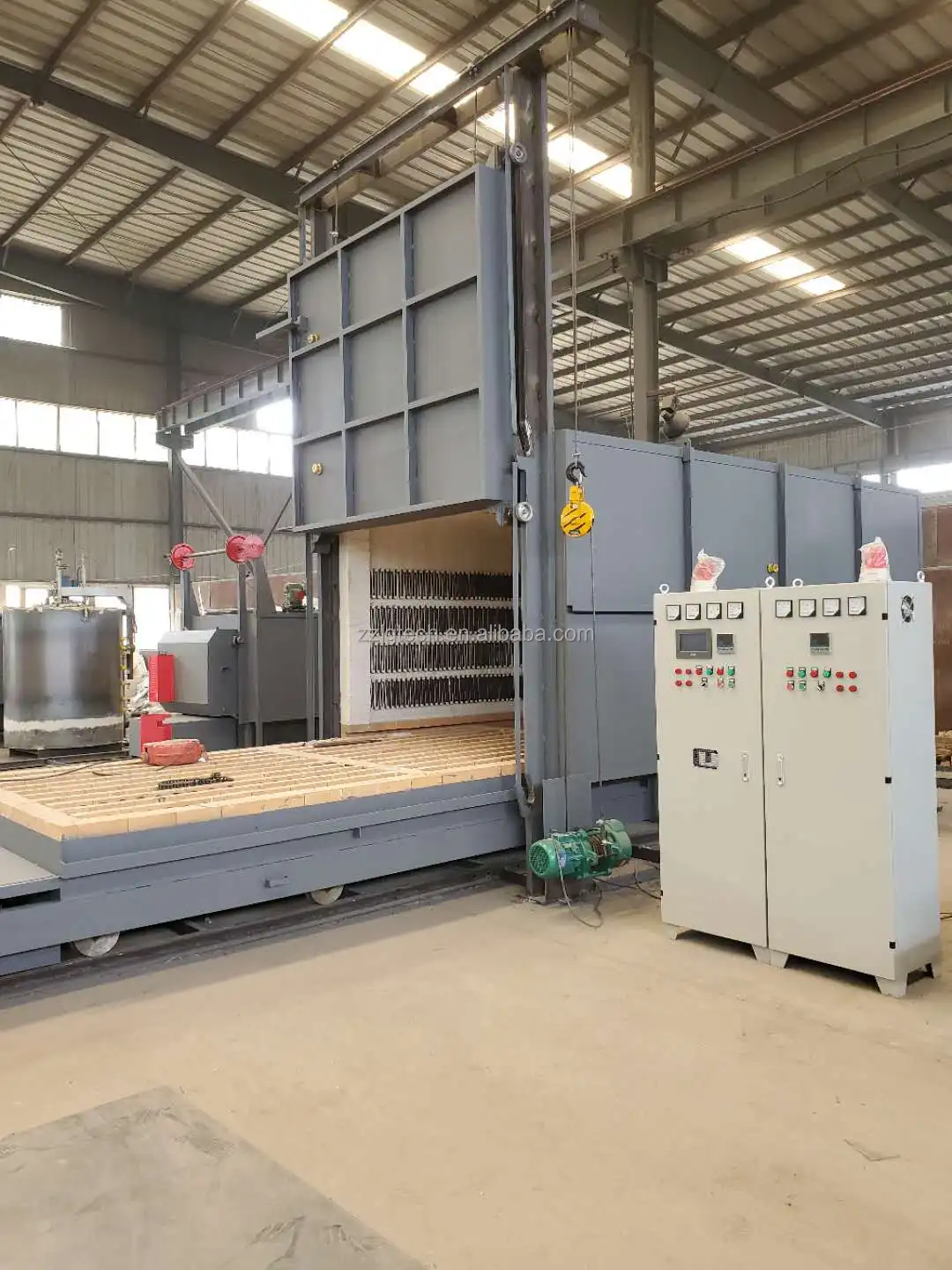 Heating Furnace for Heat Treatment - Accurate Temperature Control