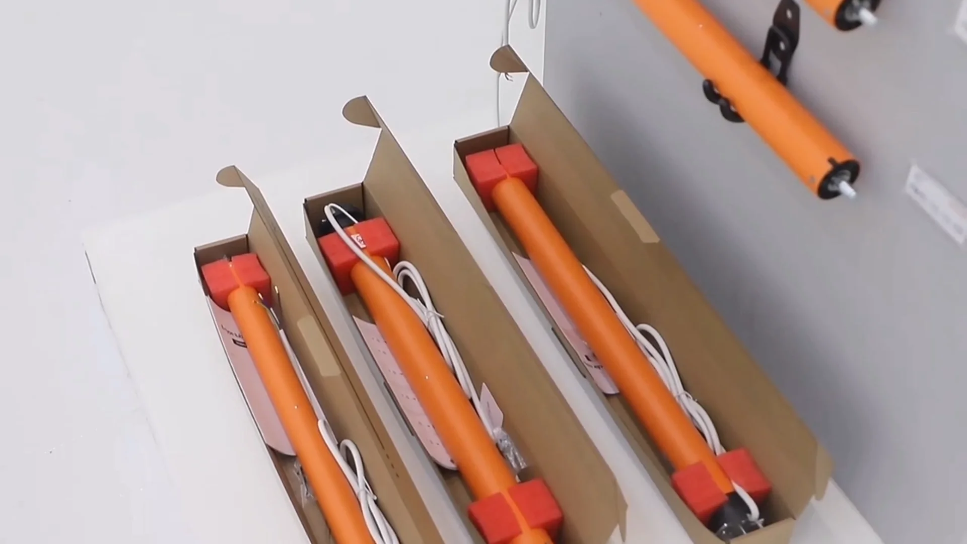 Poyal Motorised Sunshading Blind Motor Wired Roller Motor For Smart ...