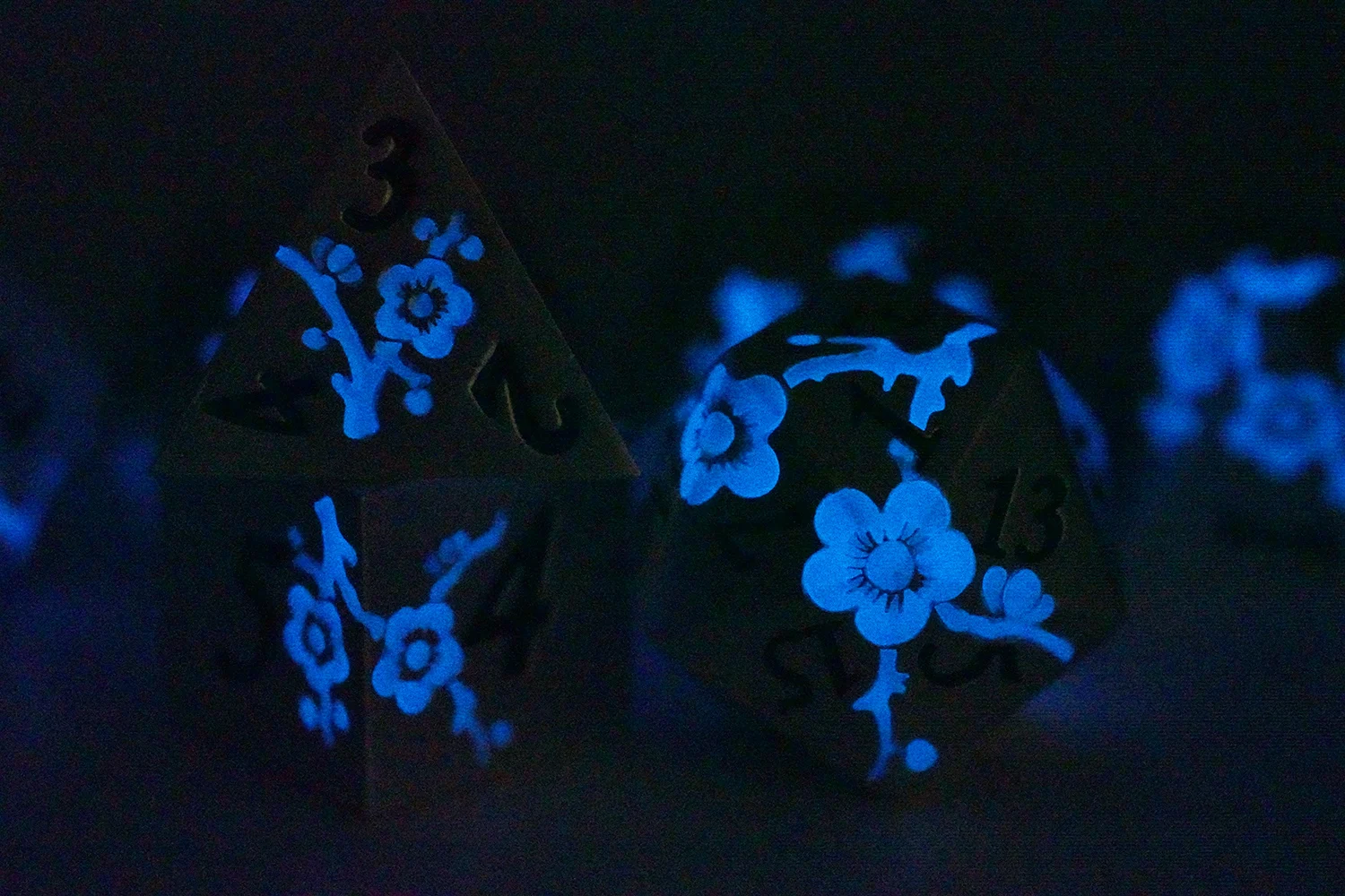 Blue Plum Blossom Flower Design Dnd 7pcs Full Dice Set
