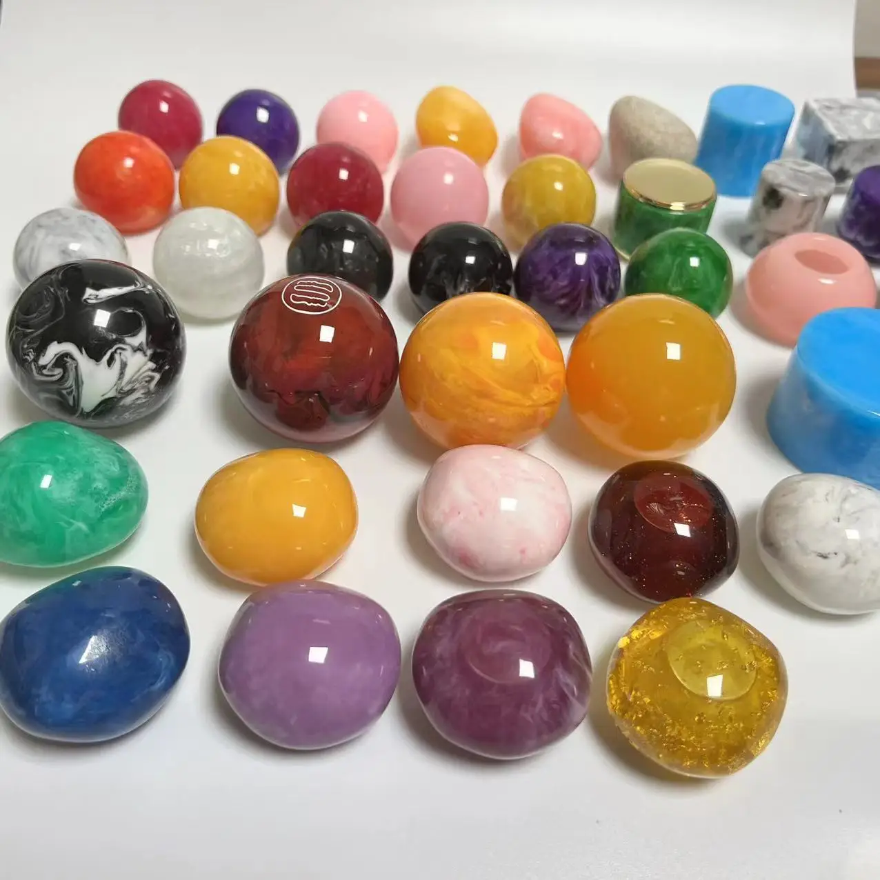 Diverse Round Ball Shaped Lids - Customizable Resin Agate Stone Perfume ...