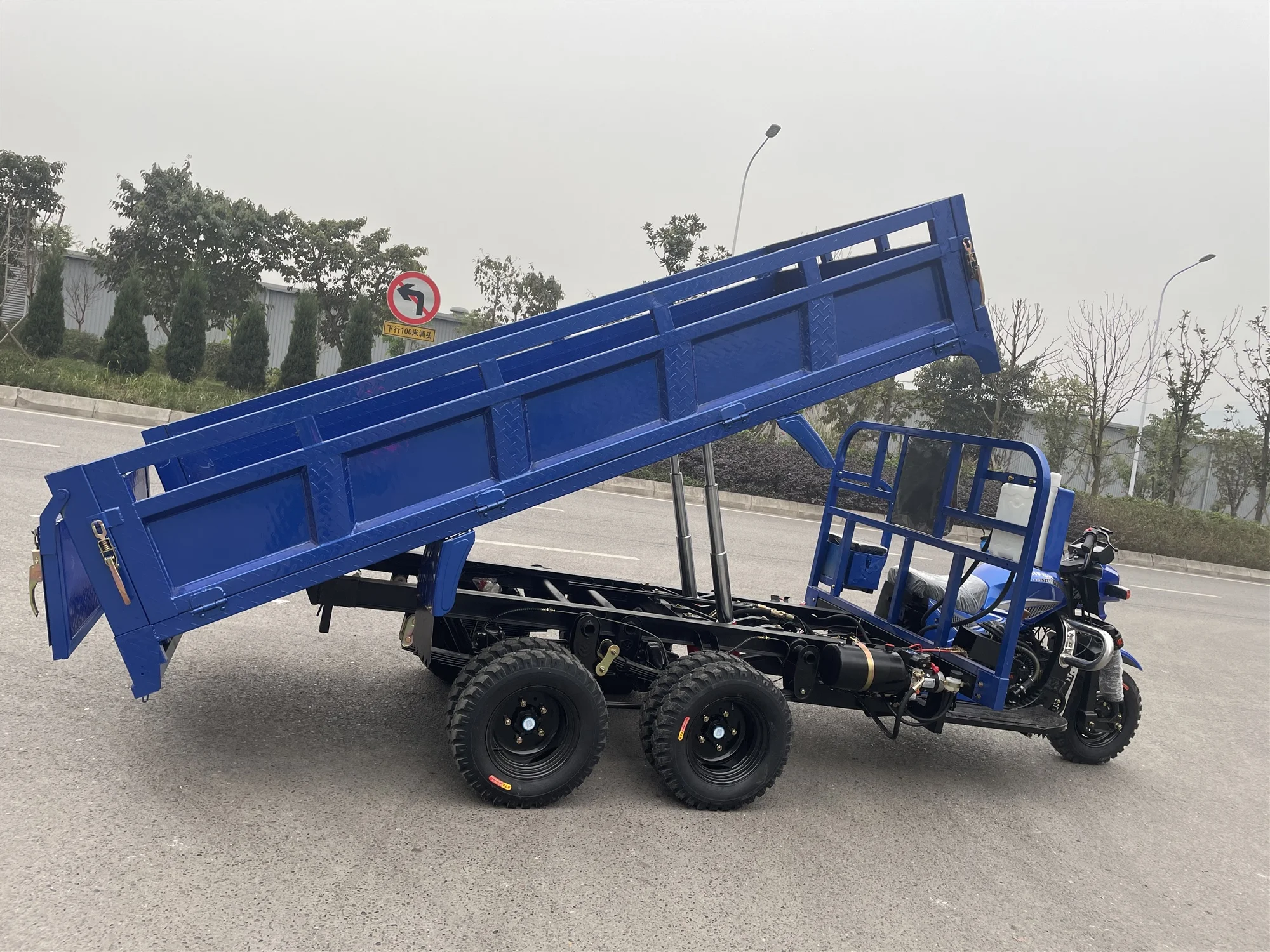 350CC 9 Wheel Motorized Tipper Cargo Tricycle by YINGGONGFU