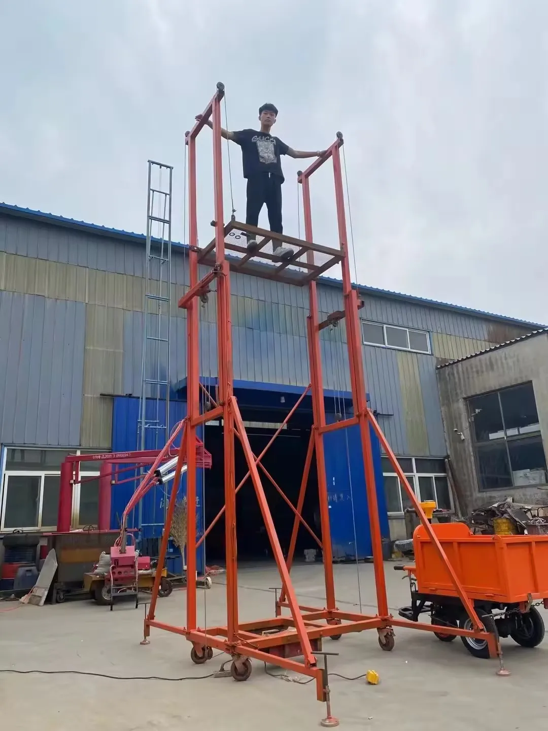 Electric Scaffolding - Durable, Motorized Elevated Platform