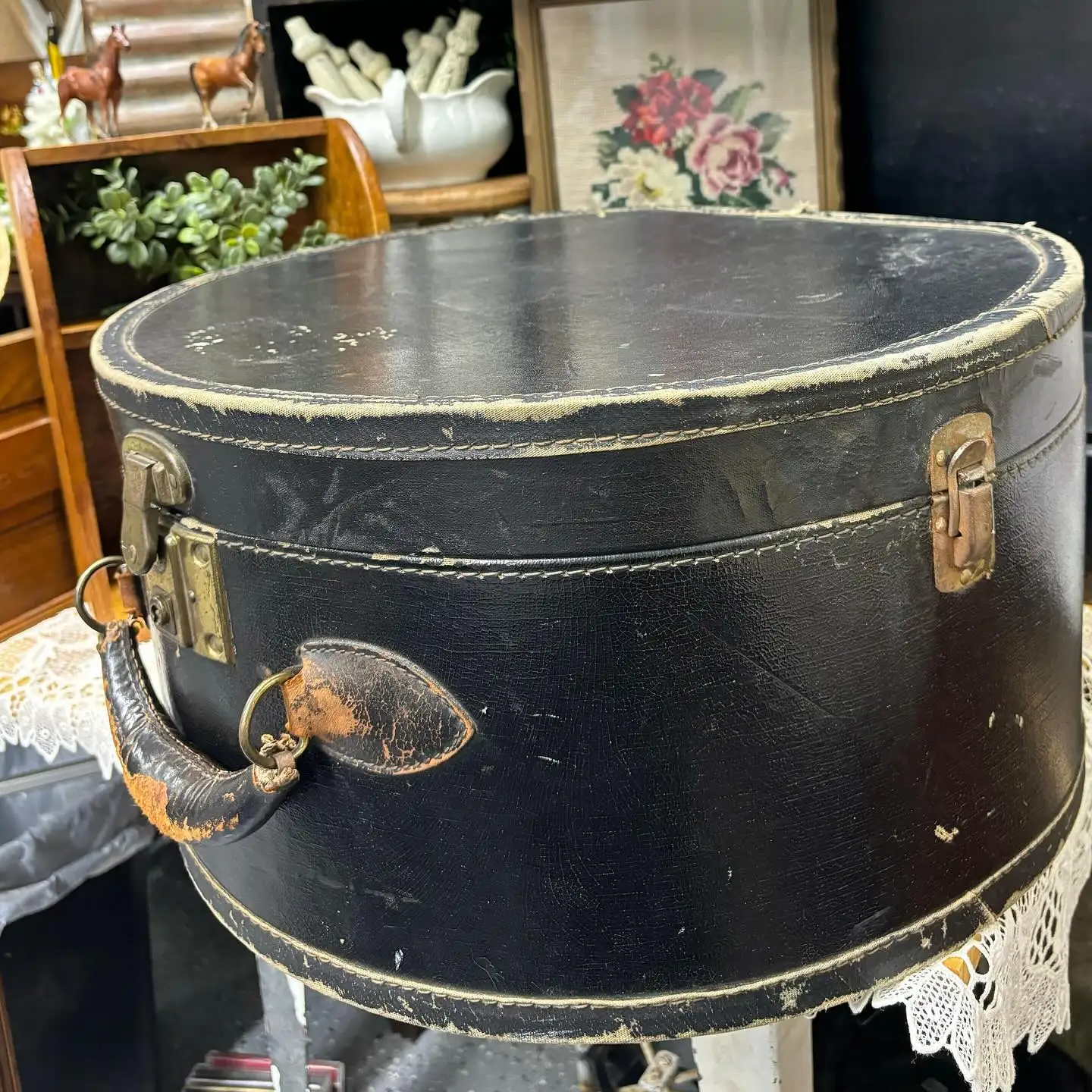 Customizable Cowboy Hat Boxes - Durable & Stylish Travel Cases