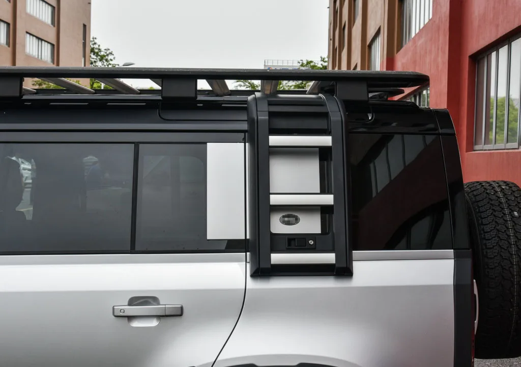 Auto Parts Aluminum Telescopic Black Side Ladder for Land Rover ...