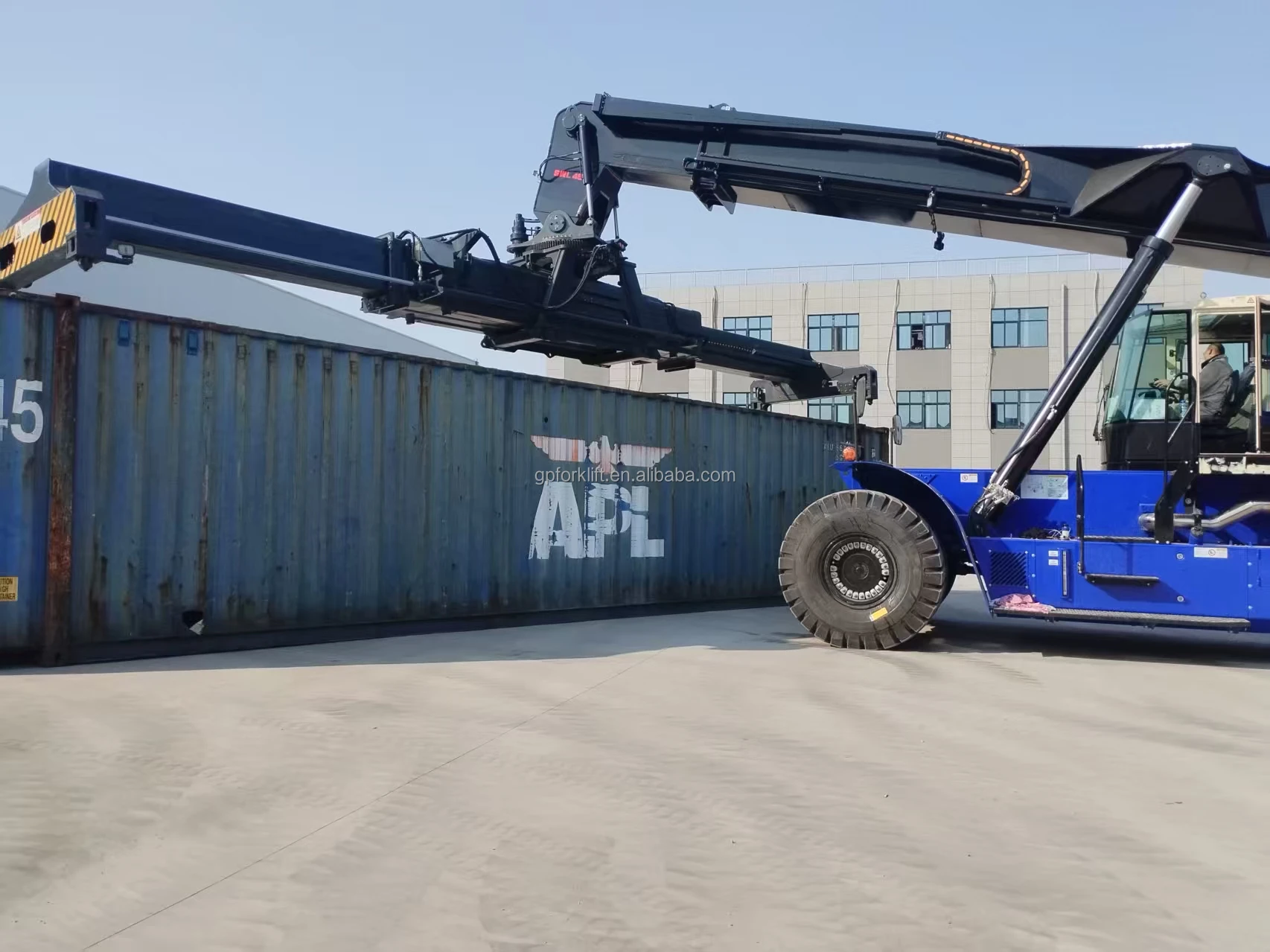 Container Forklift 45 Ton Reach Stacker Container Crane Forklift ...