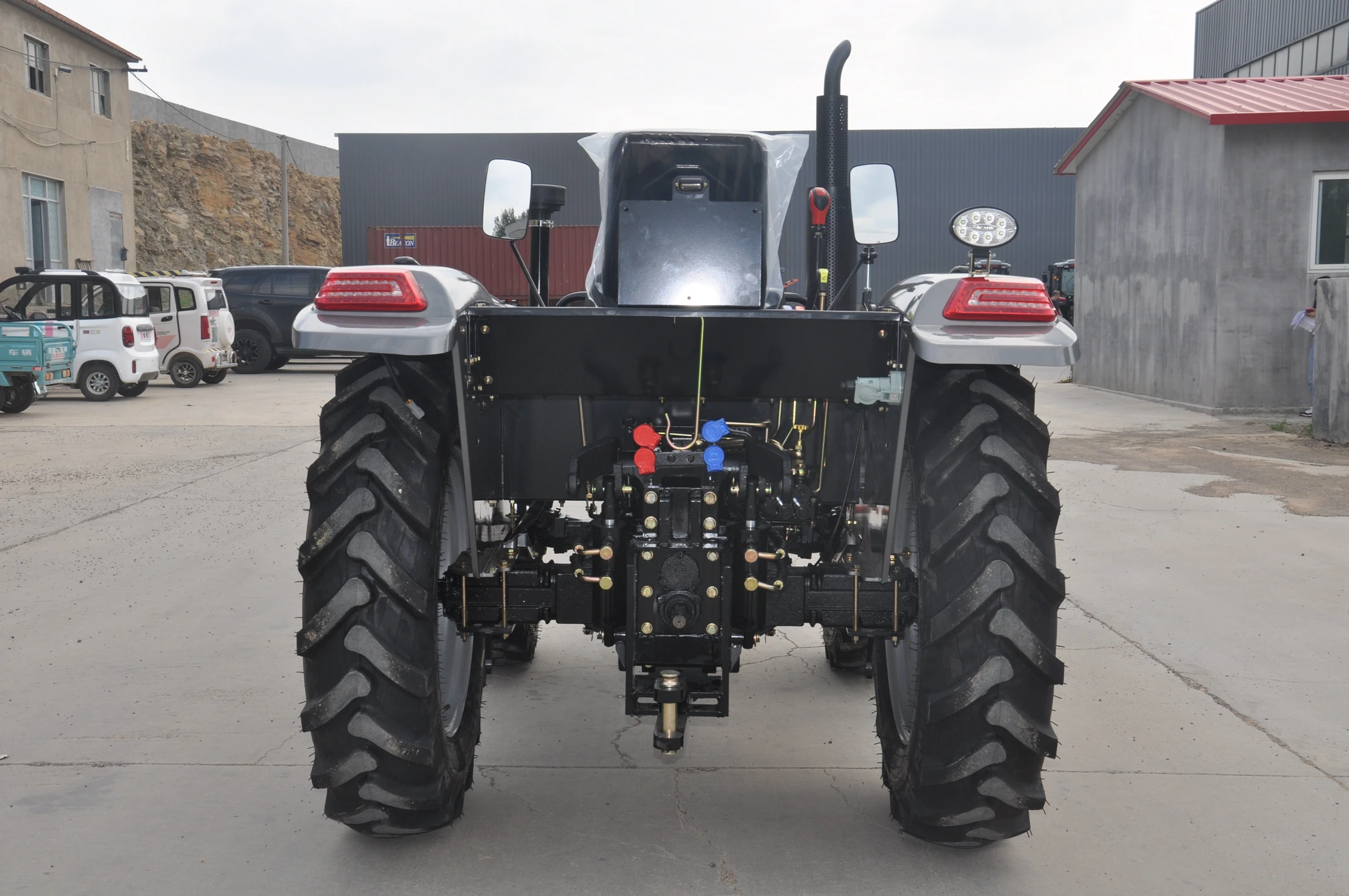 Multifunctional Farm Mini Tractors - 25HP for Wholesales