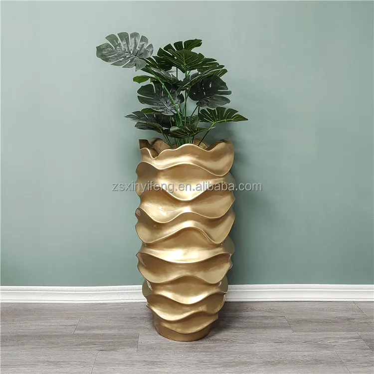 Modern White Gold Wave Shape Relief Vase for Home Decor