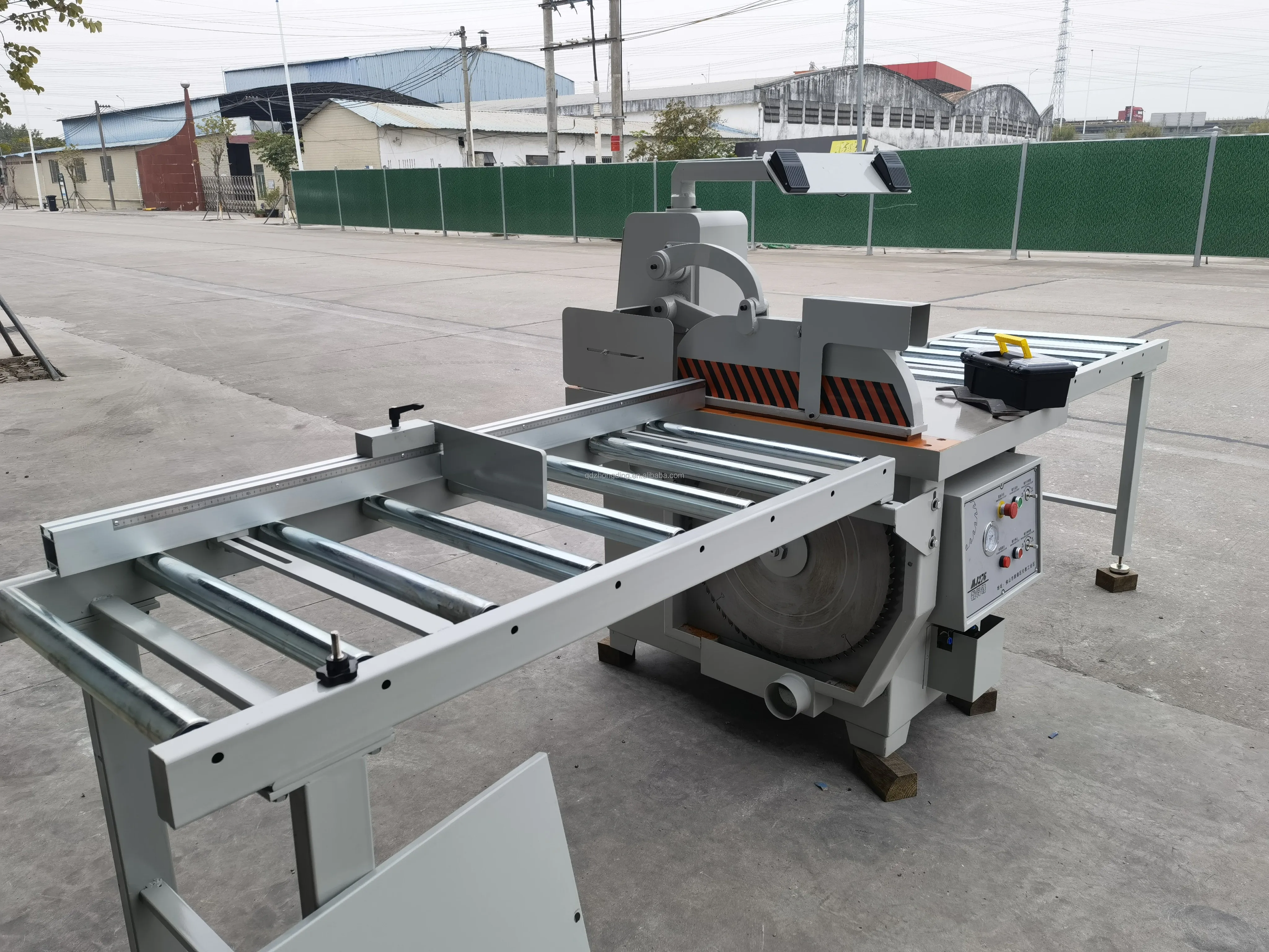 Hydraulic Pressure Woodworking Cross Cut Saw Equipment for Frozen Log ...