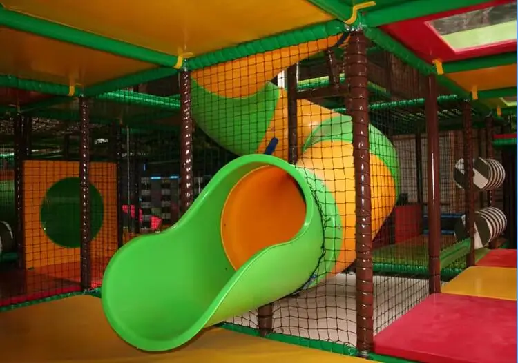 Colorful Plastic Tube Slide for Indoor Kids' Playgrounds