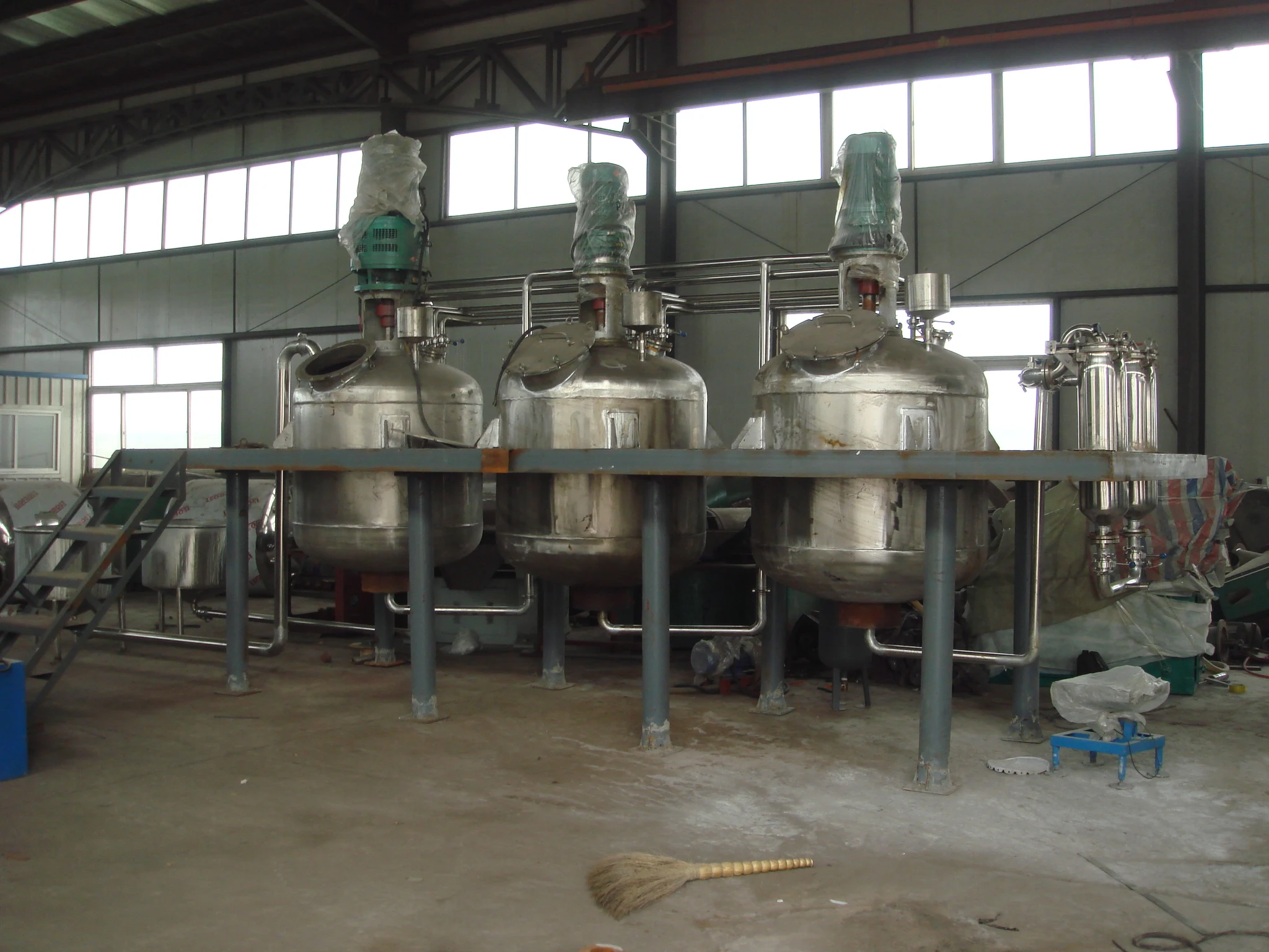 Agitator Stirrers Machine - Stainless Steel Tank Blender