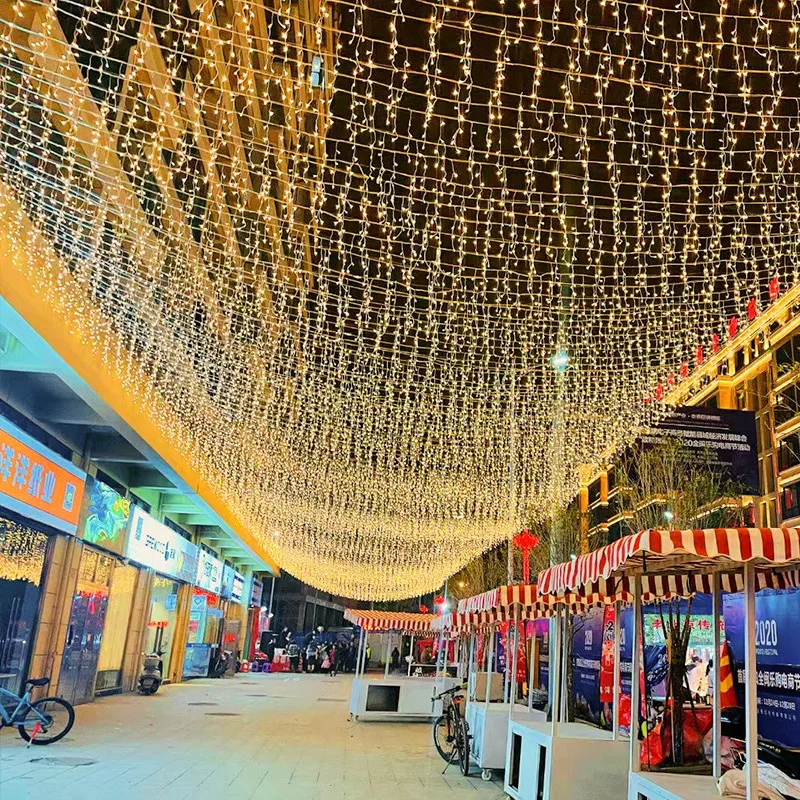 Christmas Falls LED Spoel Outdoor Icicle Dripping Lights