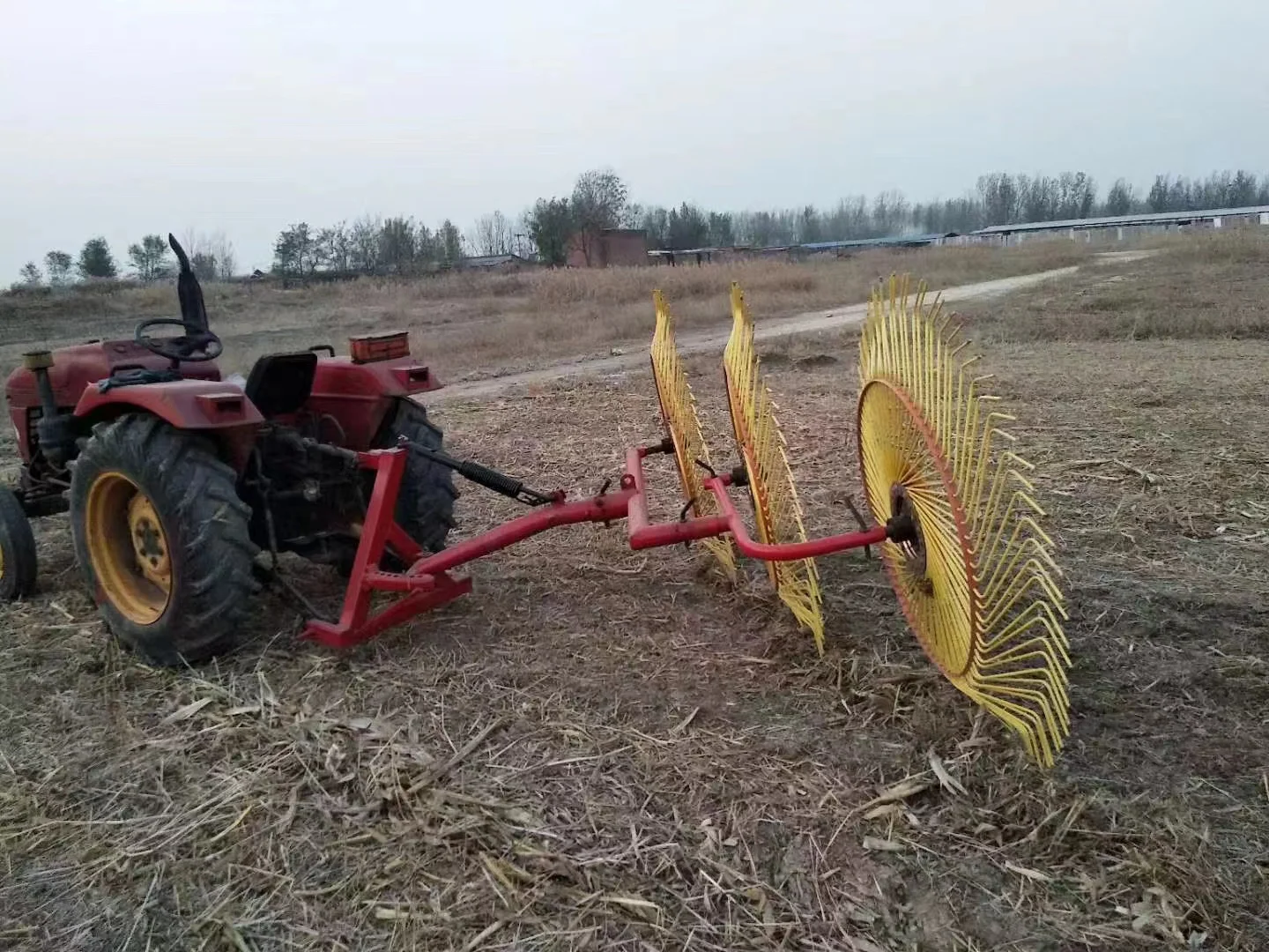 Traction Rotary Hay Rake For Tractor Finger Plate Grass Collecting ...