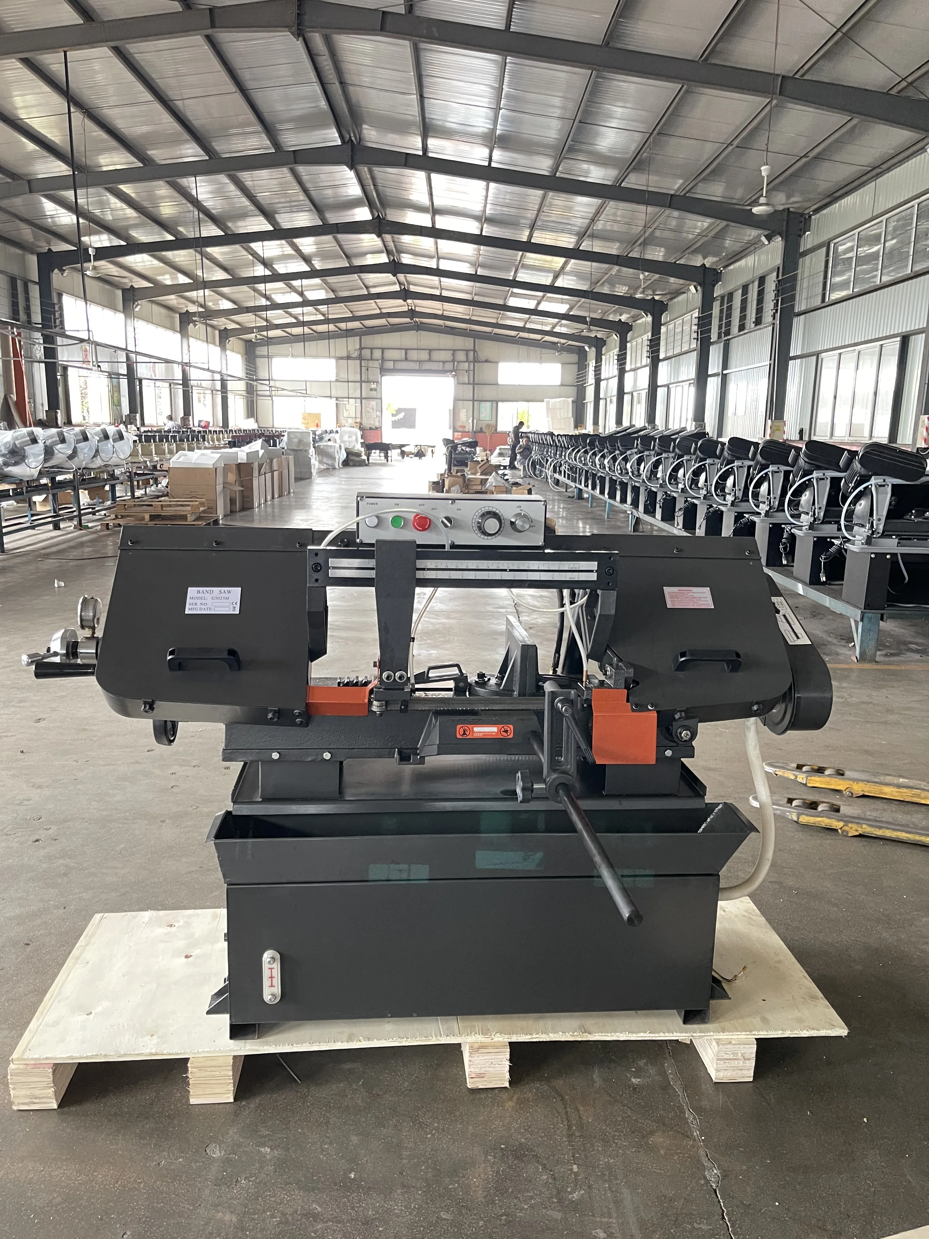 Industrial Horizontal Band Saw - Metal Cutting Solutions