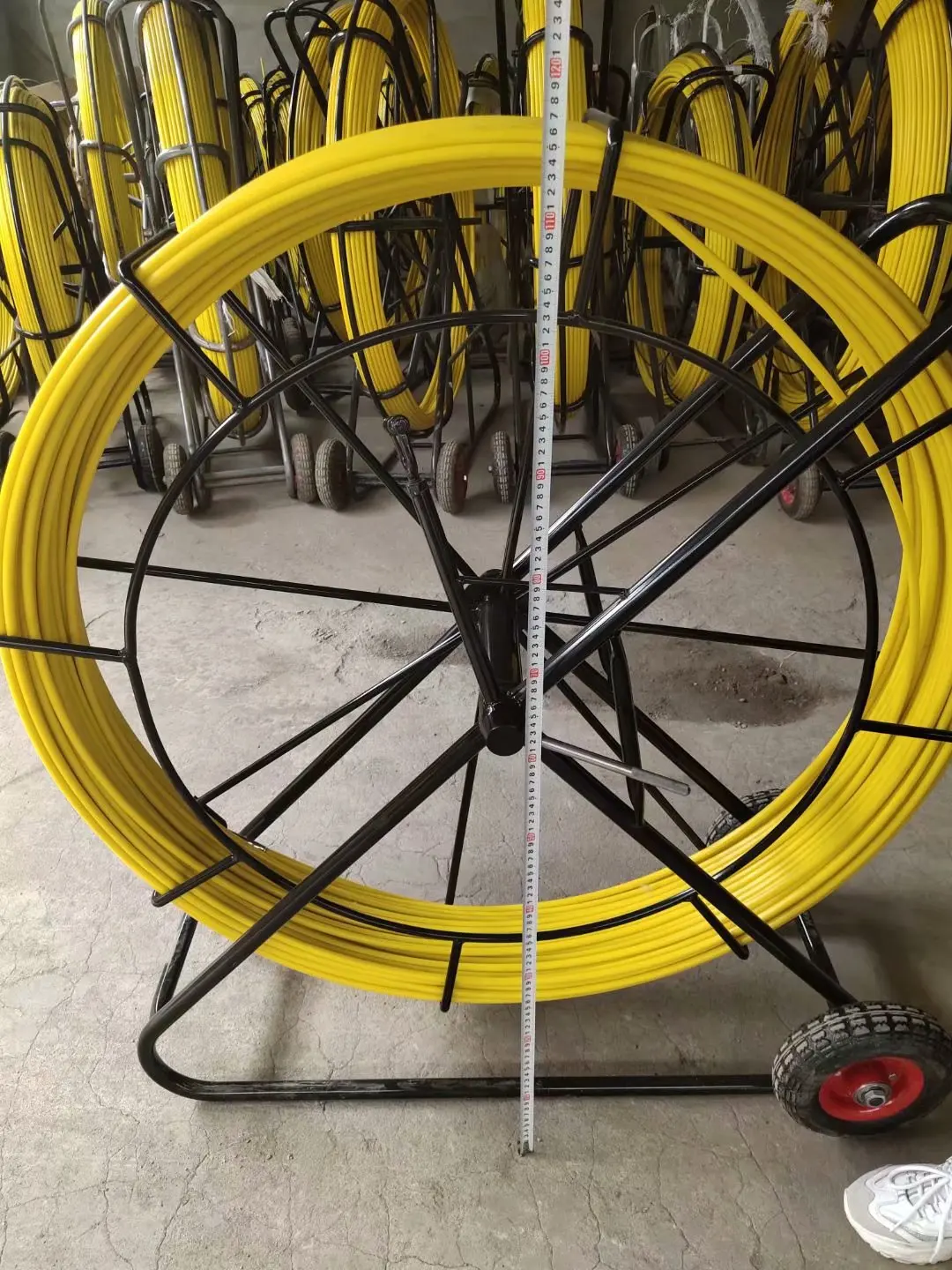 300m Fiberglass Cable Guide Roller 14mm Frp Fish Tape / Fiberglass ...