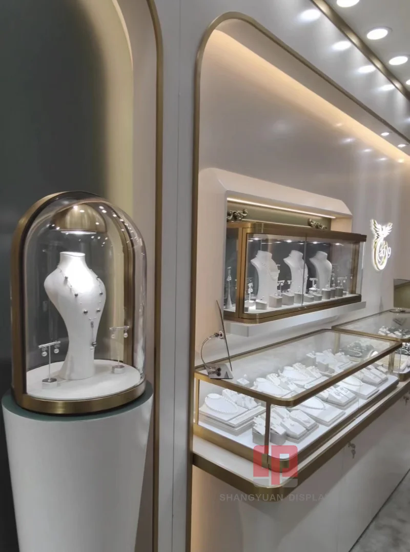 Luxury Store Interior Design High-End Curved Glass Jewelry Display ...