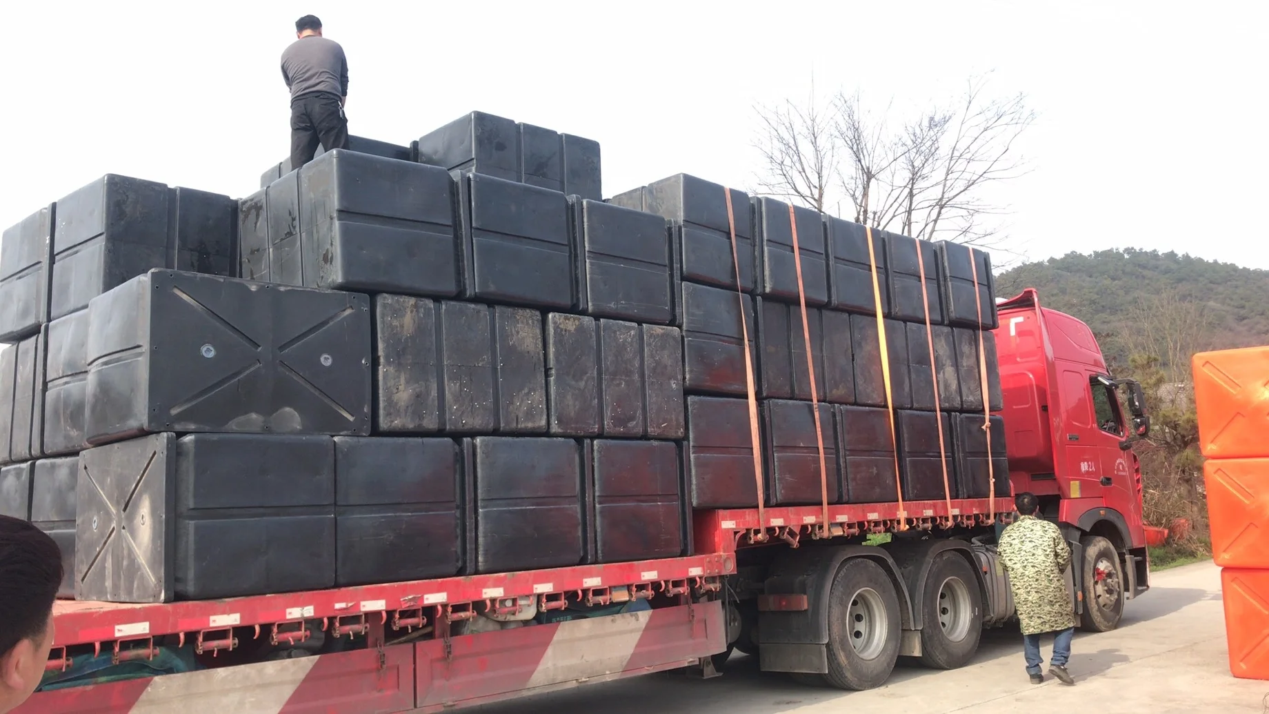 Marine Polyethylene Plastic Pontoon Pe Floating Tank Black Floating ...