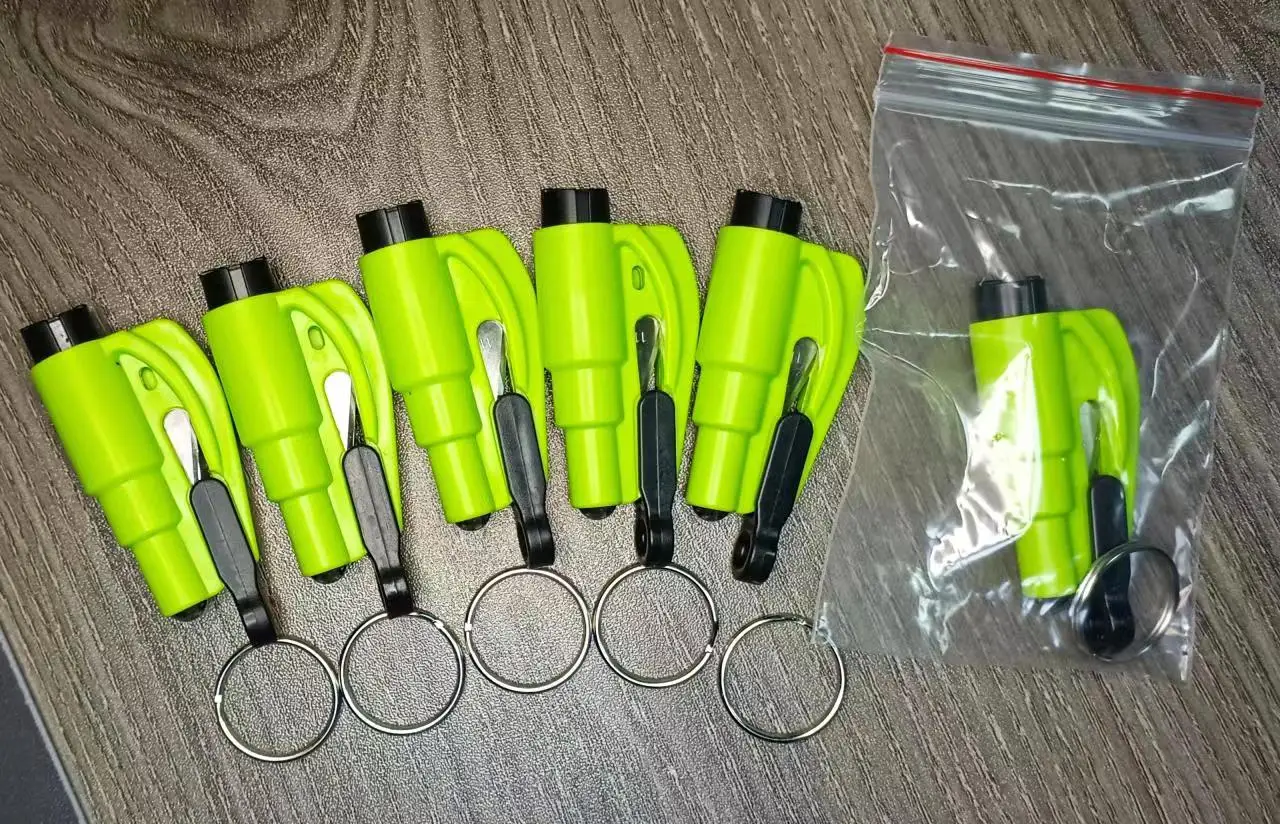 The Original Emergency Keychain Car Escape Tool 2-in-1 Seatbelt Cutter ...