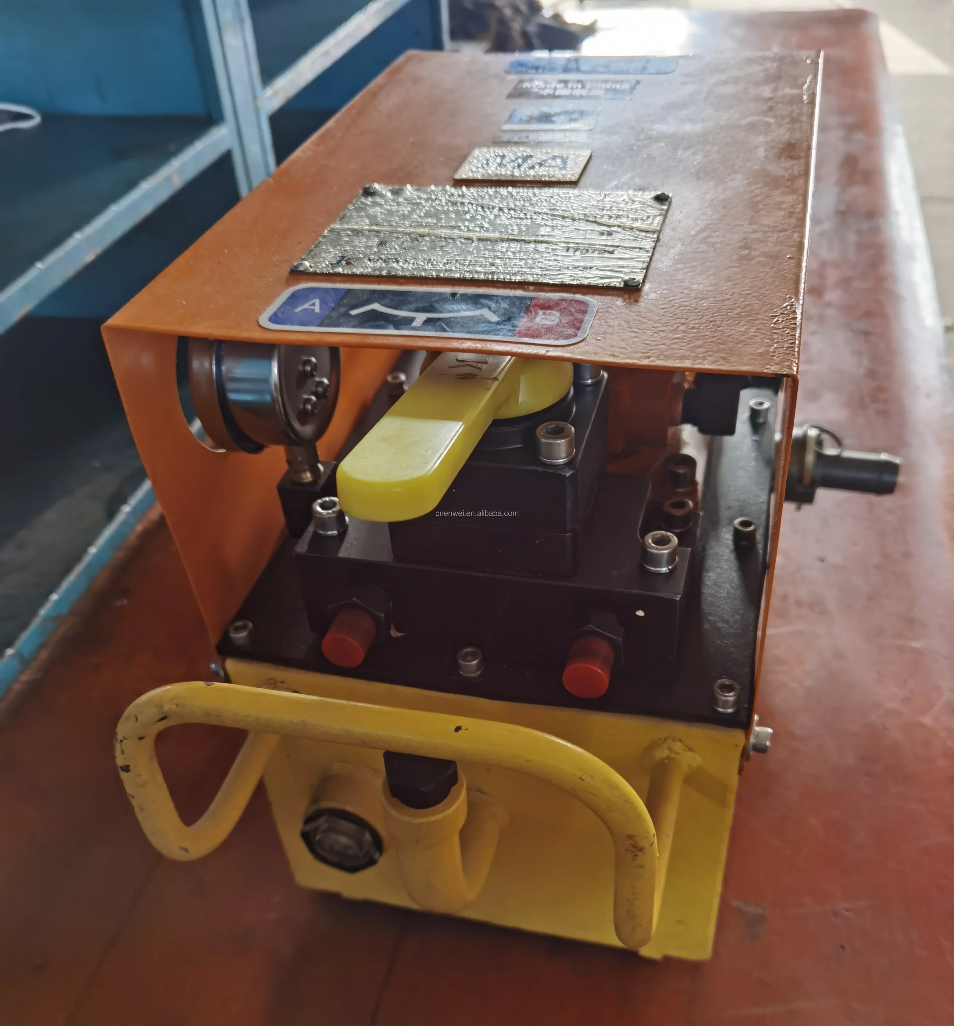 Professional Pneumatic Bolting Rig Auxiliary Equipment Pneumatic Oil ...