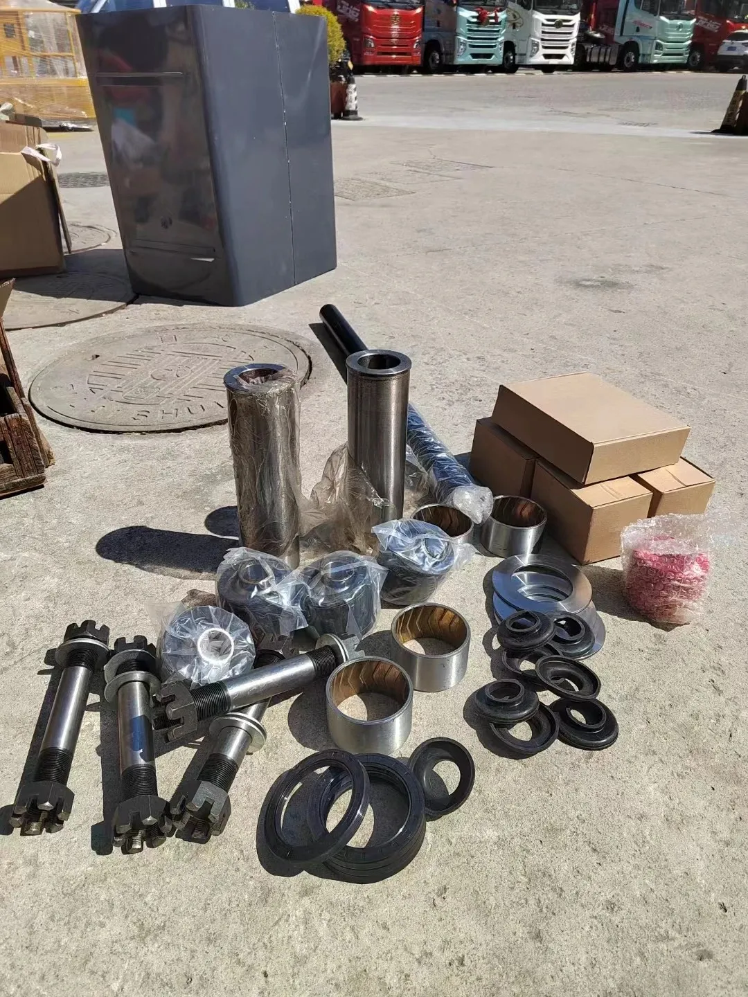 Mining Dump Truck Spare Parts Front Suspension Nitrogen Cylinder XDE110 ...