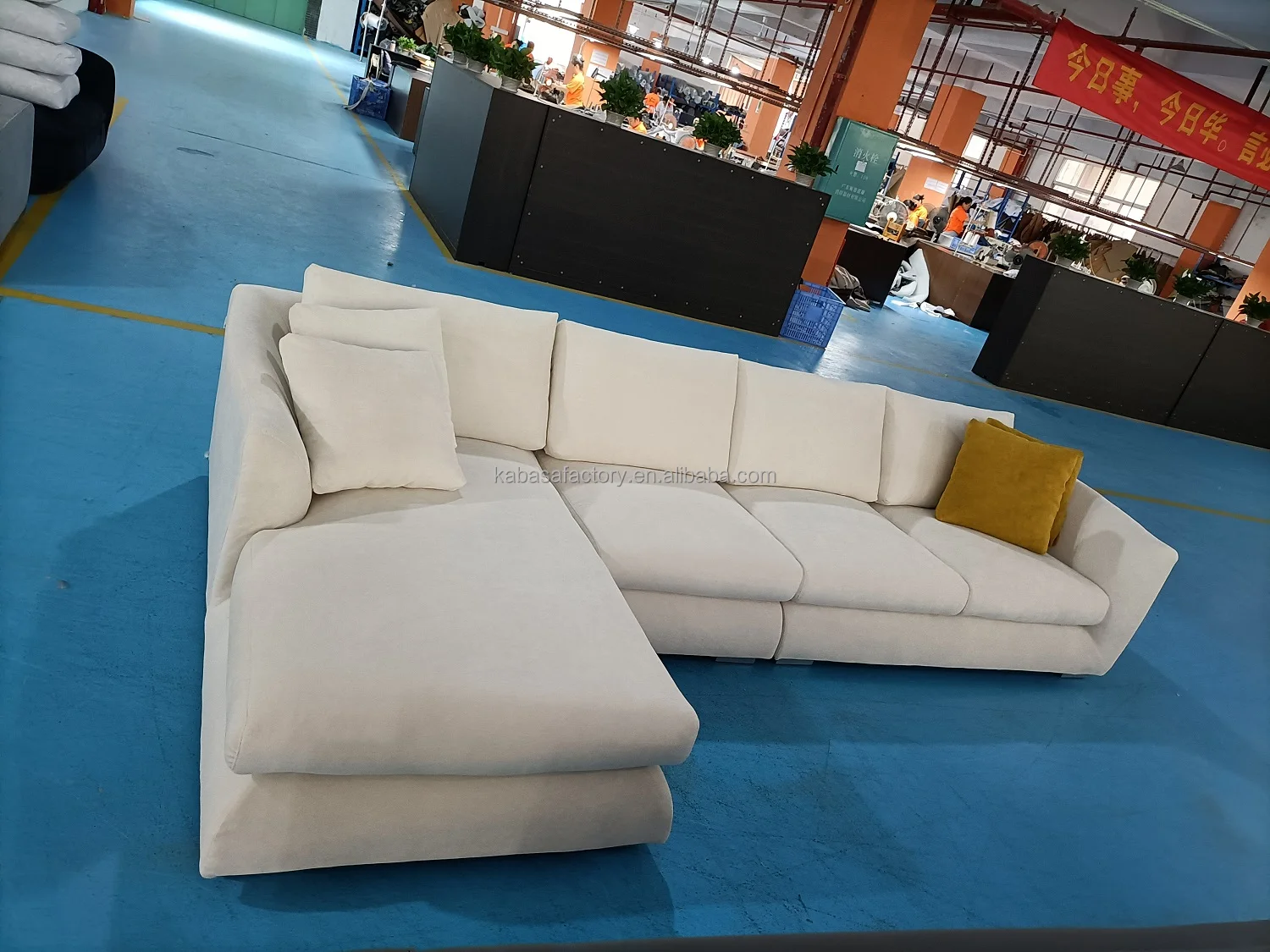 Leisure Velvet Fabric Sofa - Customizable Sectional Couch