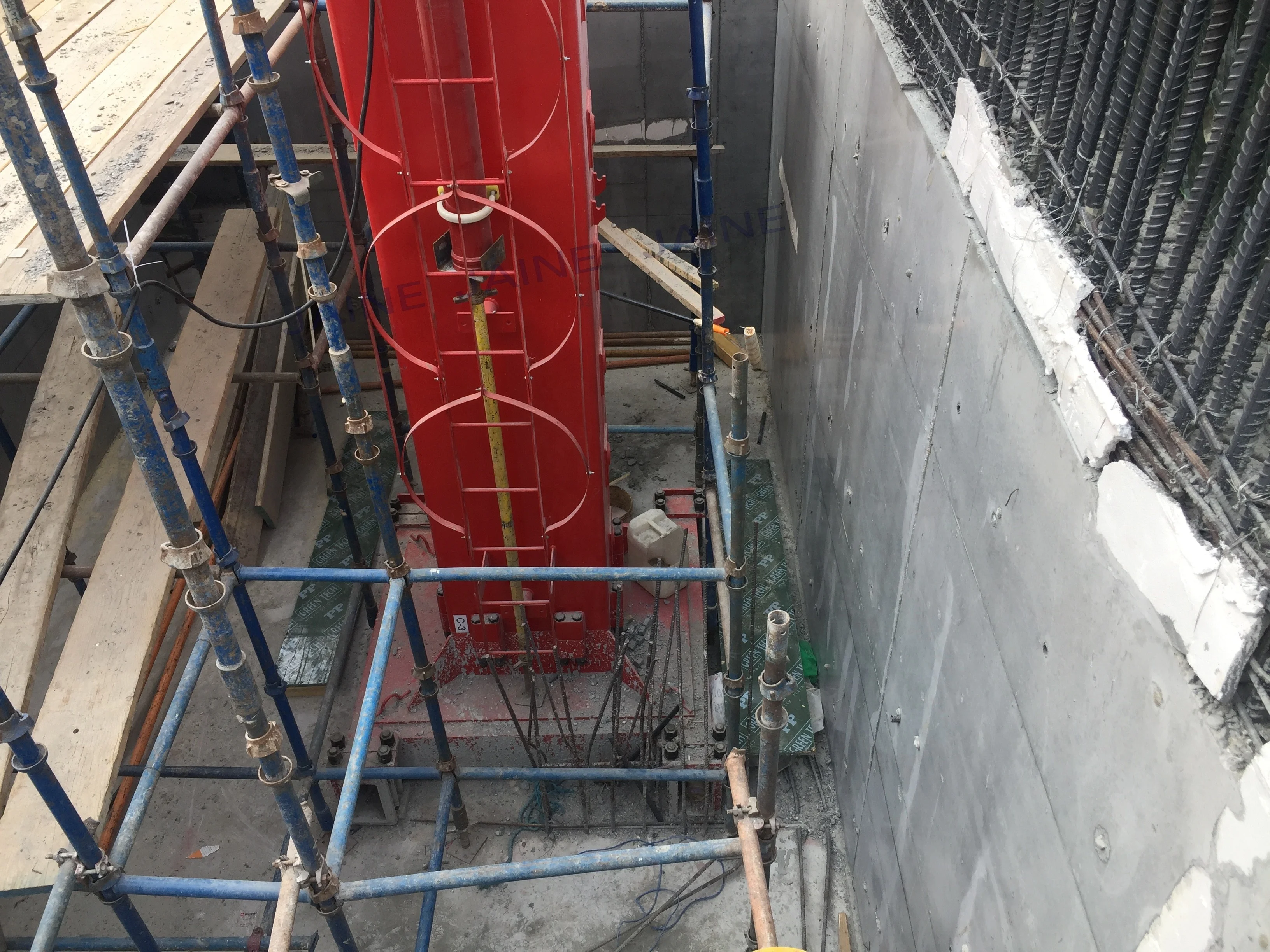 HGY33 Concrete Forms Construction Placing Boom Elevator Climbing Type ...