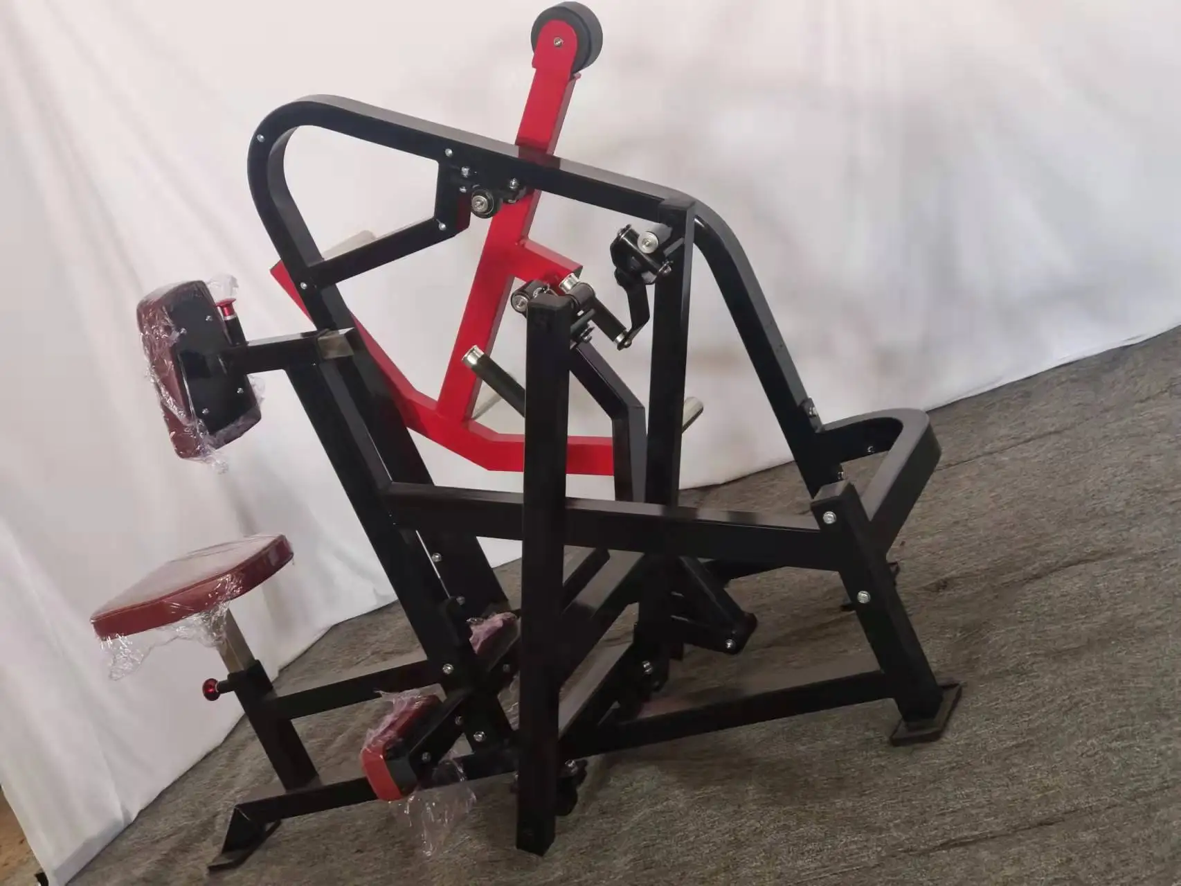 Gym Equipment - Seated Row Machine for Strength Training