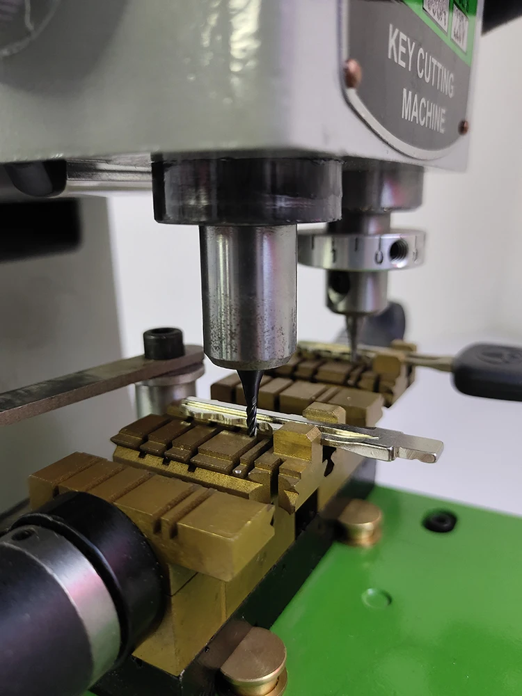 Hot Sales 2m2 Magic Tank Automatic Key Cutting Machine