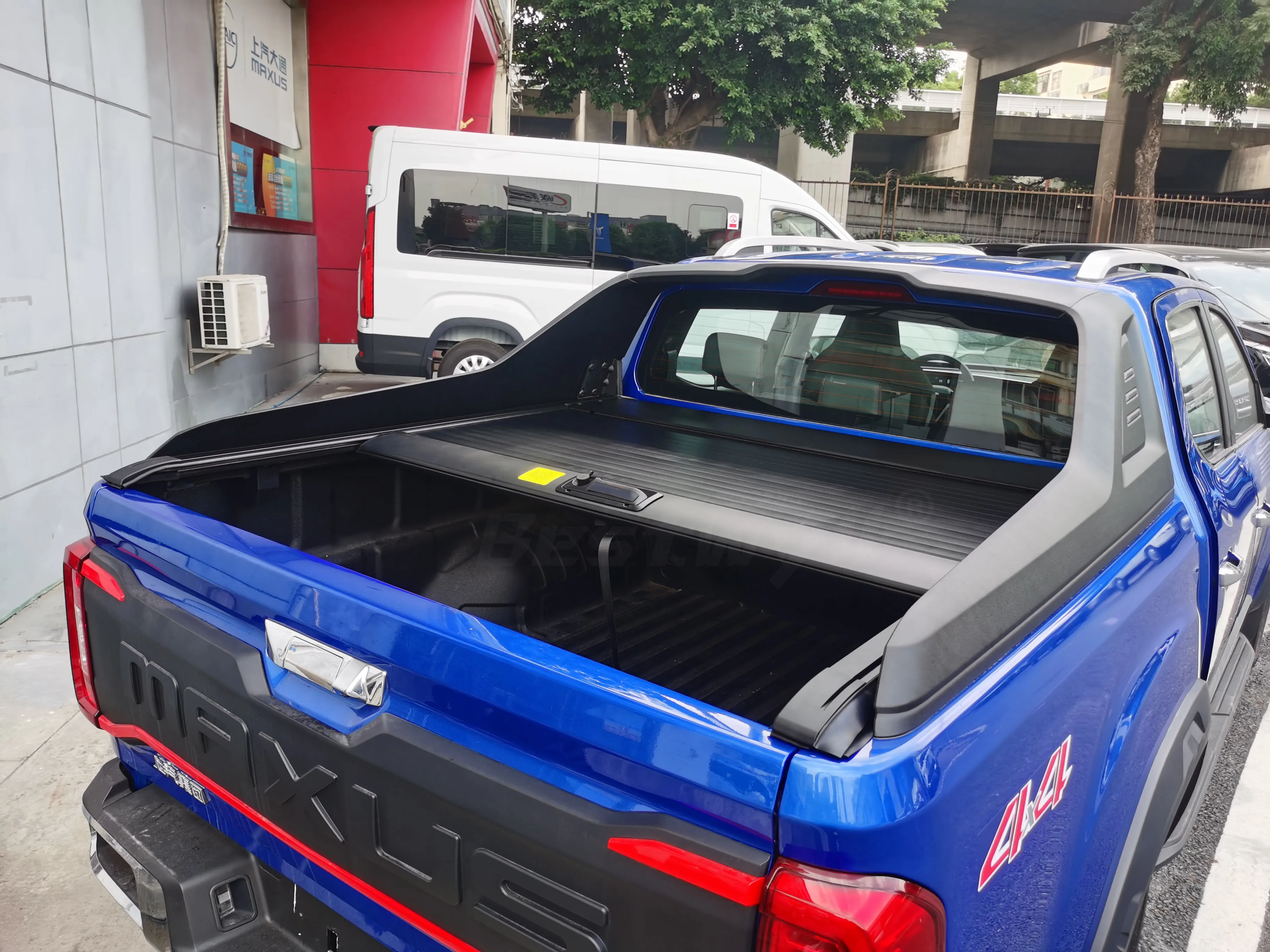 LDV Maxus Tonneau Covers - Durable & Retractable Solutions