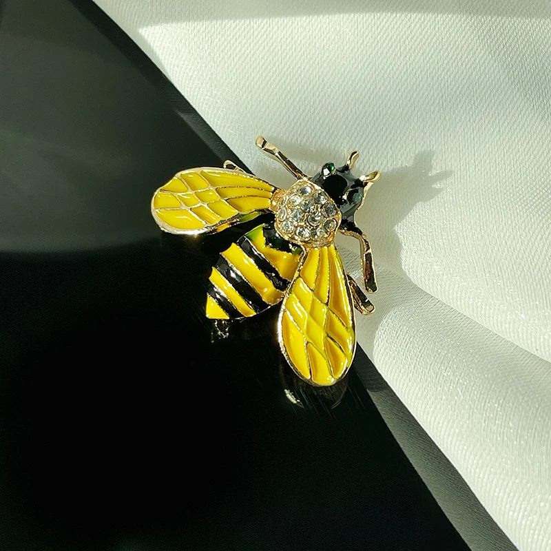 Fashion Cute Yellow Enamel Bee Brooch Pin Rhinestone Honey Bee Brooches ...