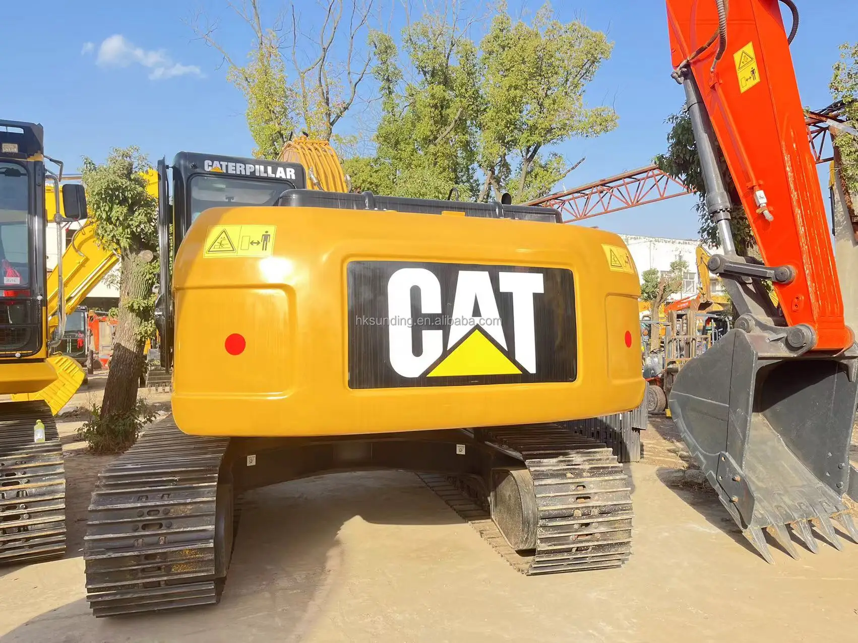 Caterpillar 320D Excavator - 20 Tons Heavy Construction Machine