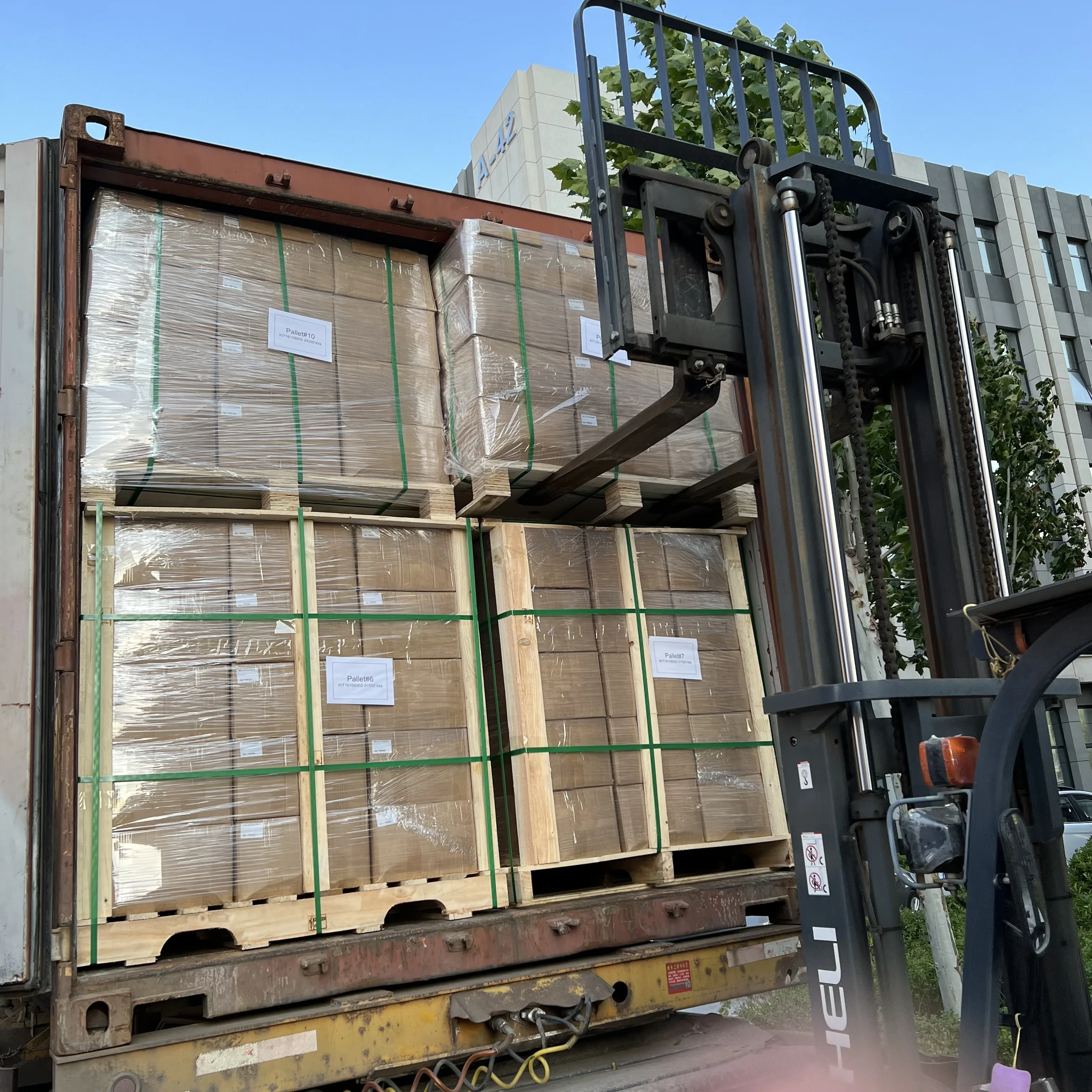 Steel Wedge Anchor Bolts Galvanized Finish Zinc Surface Treatment for ...