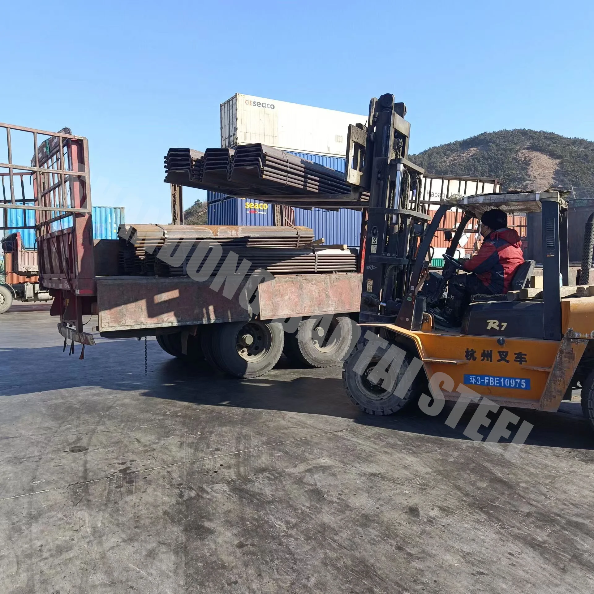 欧洲z形钢板桩az12 Az28 Az18-700 Z形钢板桩 - Buy Az18-700 Z板桩,Z型钢板桩,板桩az12 Az28 ...